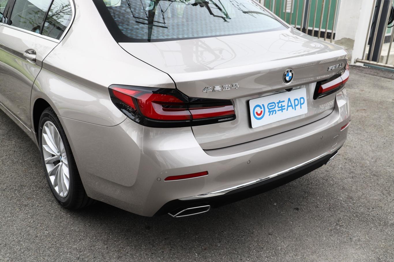 【宝马5系改款二 525Li 豪华套装车尾特写图片-汽车图片大全】-易车