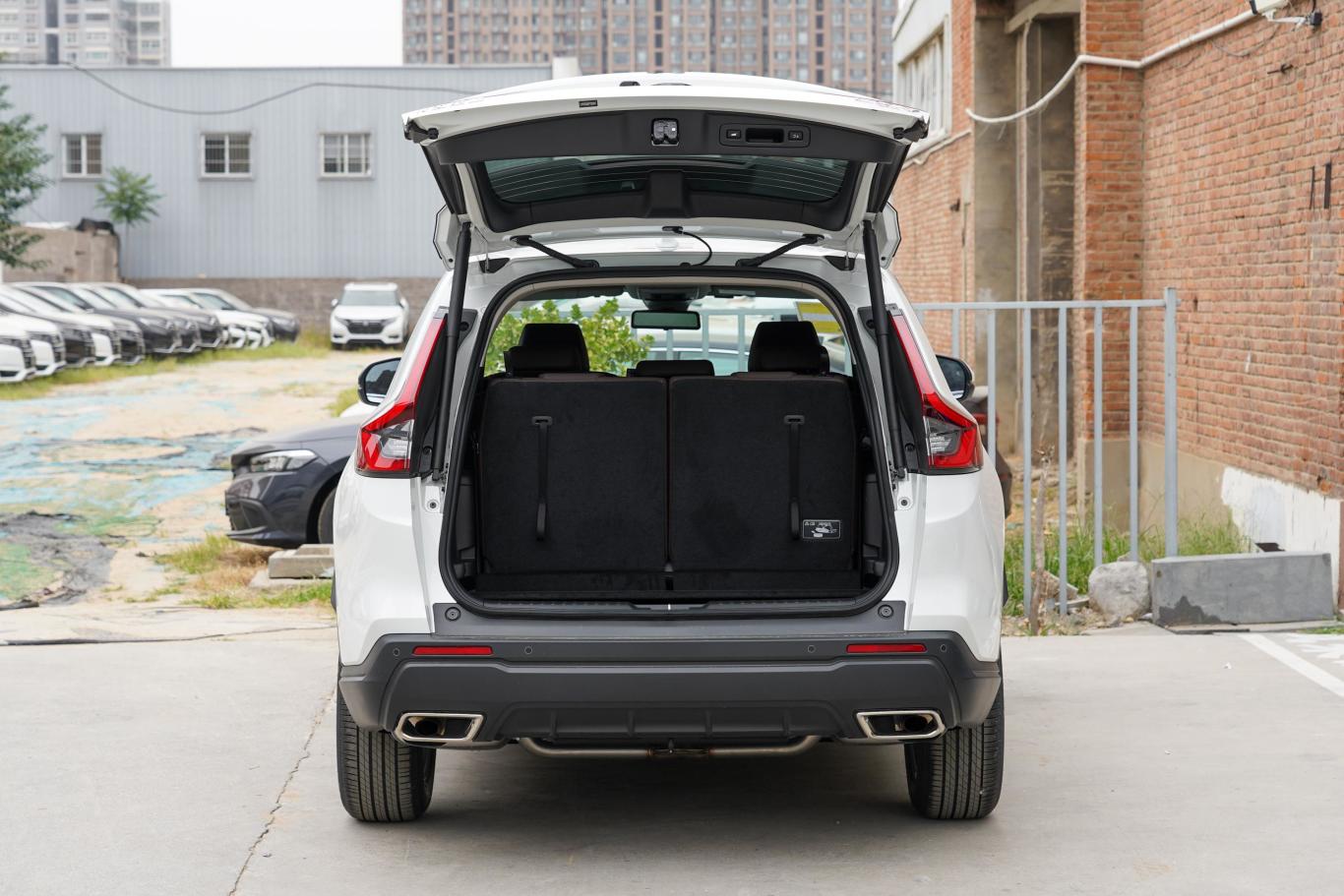 【本田CR-V240TURBO 两驱臻享版 7座后备厢图片-汽车图片大全】-易车