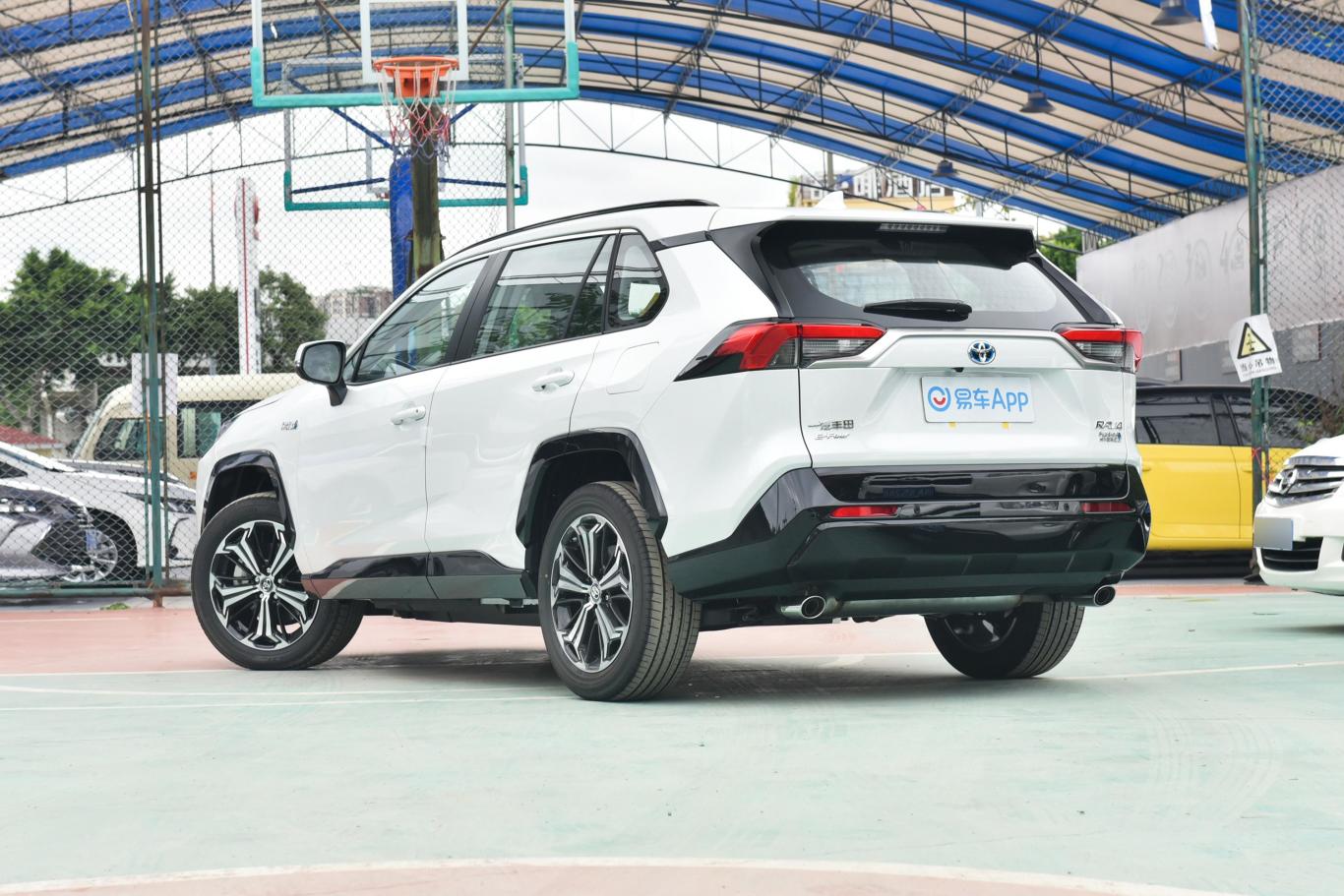 【RAV4荣放 双擎E+2.5L 四驱旗舰Pro侧后45度车头向左水平图片-汽车图片大全】-易车