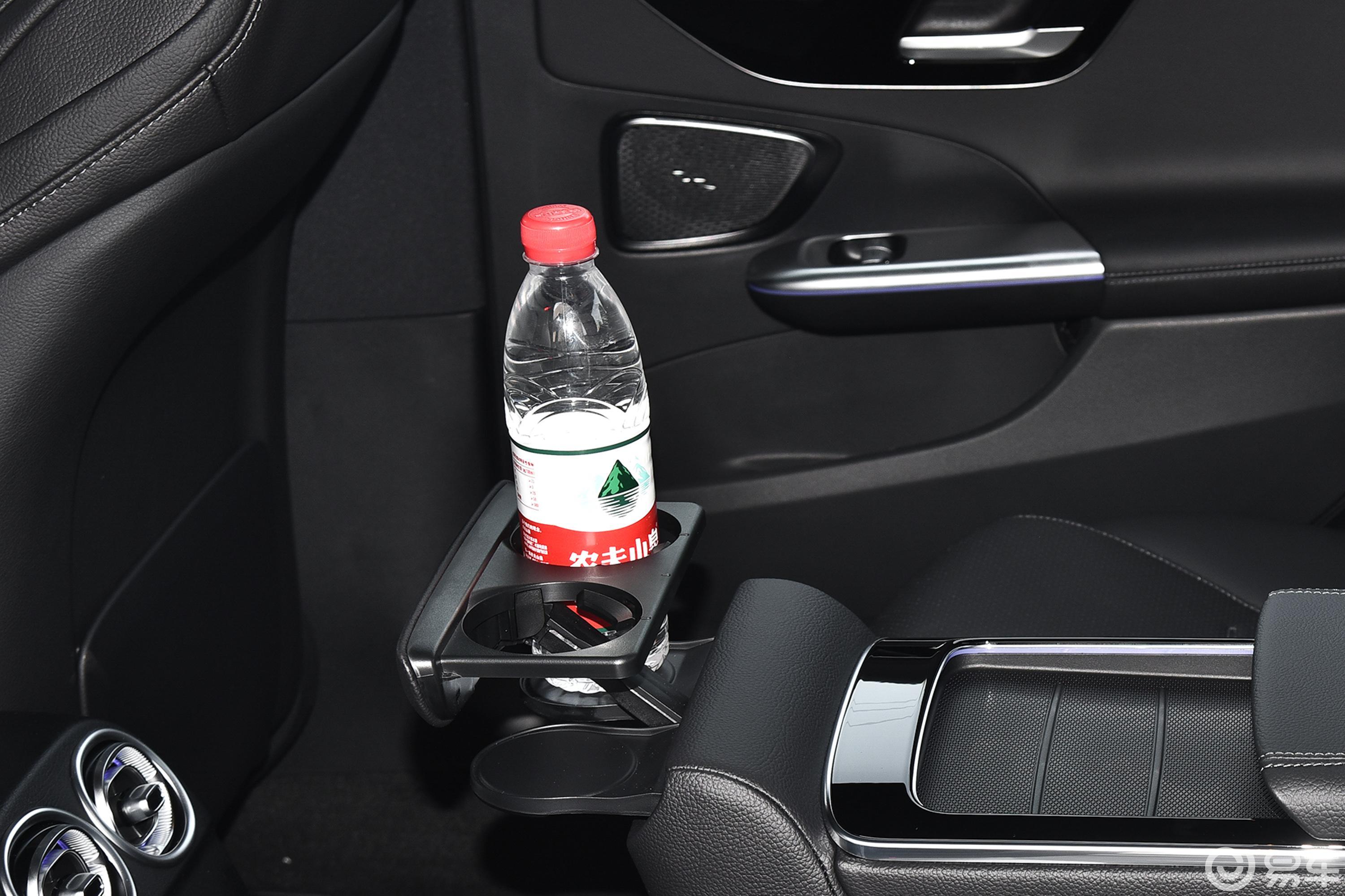 【奔驰C级C 260 L 运动版后排杯架图片-汽车图片大全】-易车