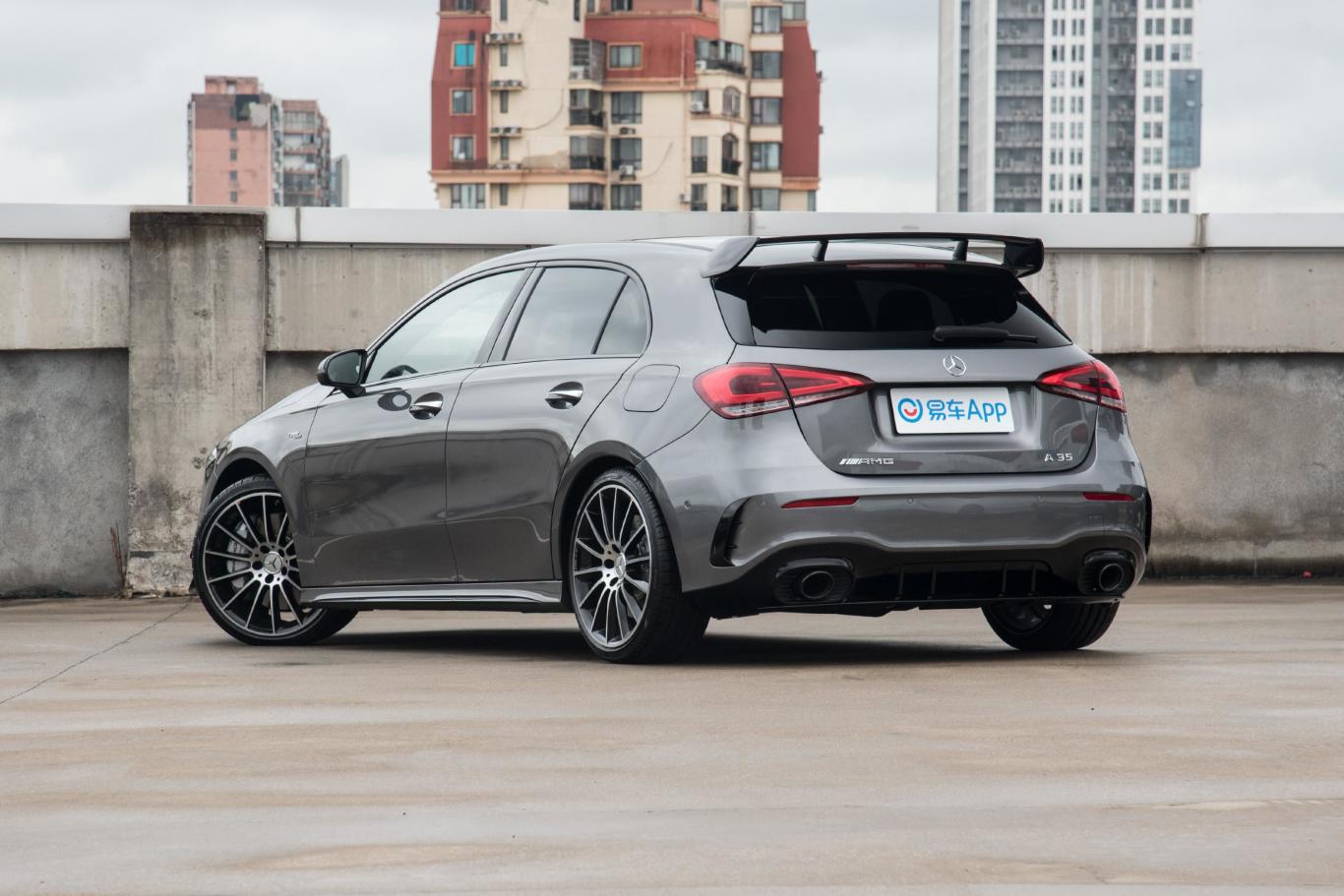 【奔驰A级 AMG(进口)AMG A 35 4MATIC侧后45度车头向左水平图片-汽车图片大全】-易车