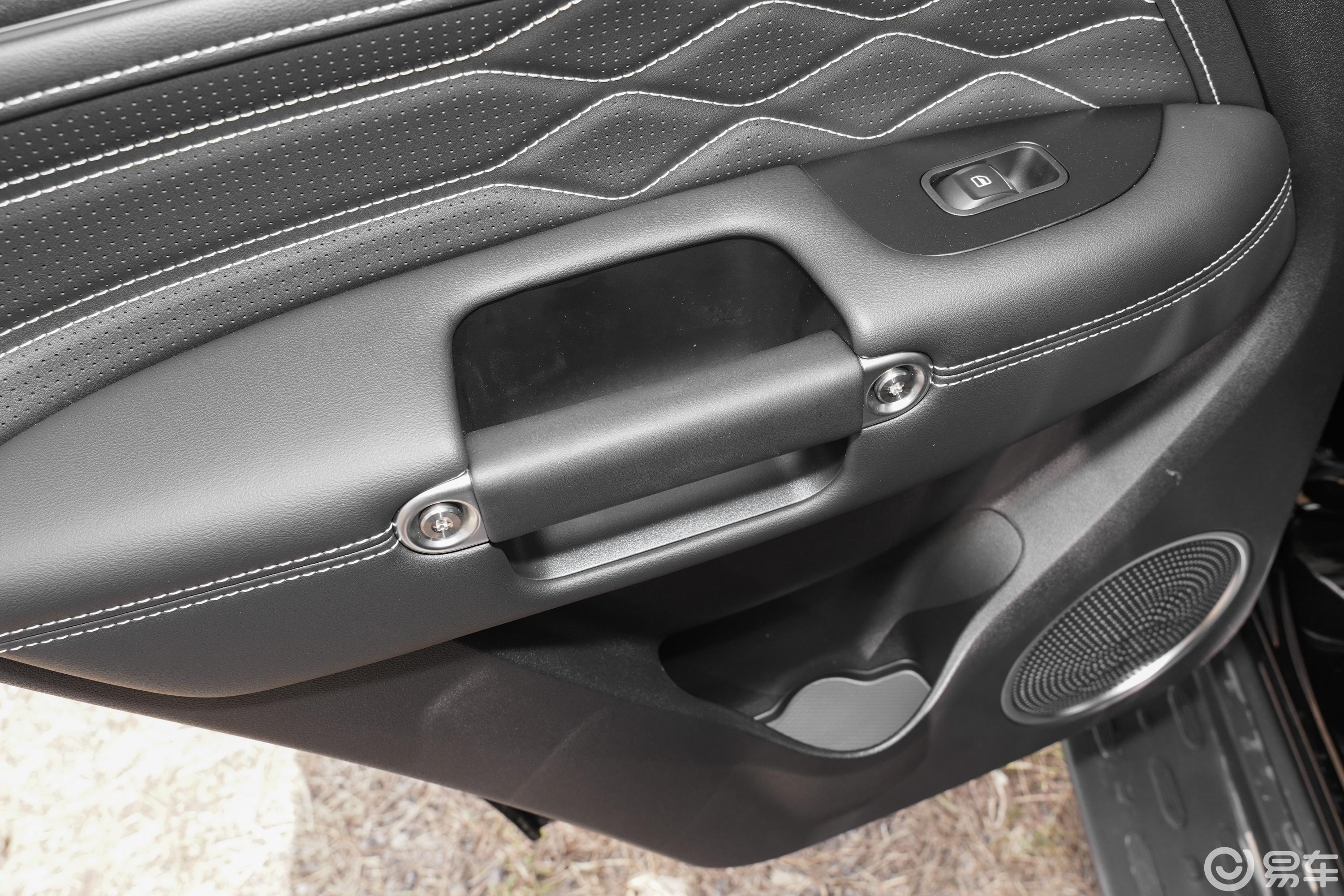 【坦克300越野版 2.0T 挑战者后排功能图片-汽车图片大全】-易车