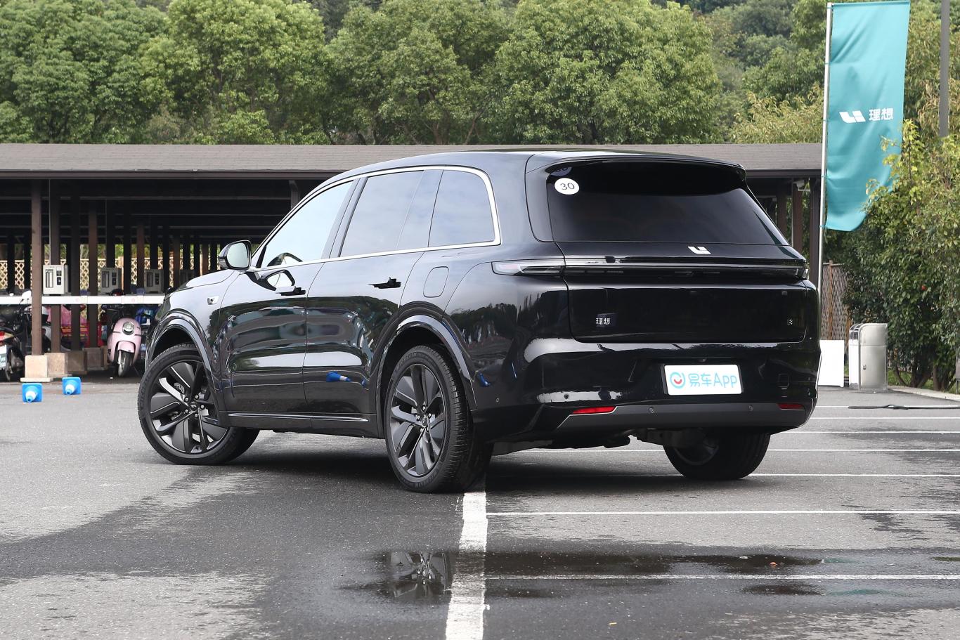 【理想L8L8 Pro侧后45度车头向左水平图片-汽车图片大全】-易车
