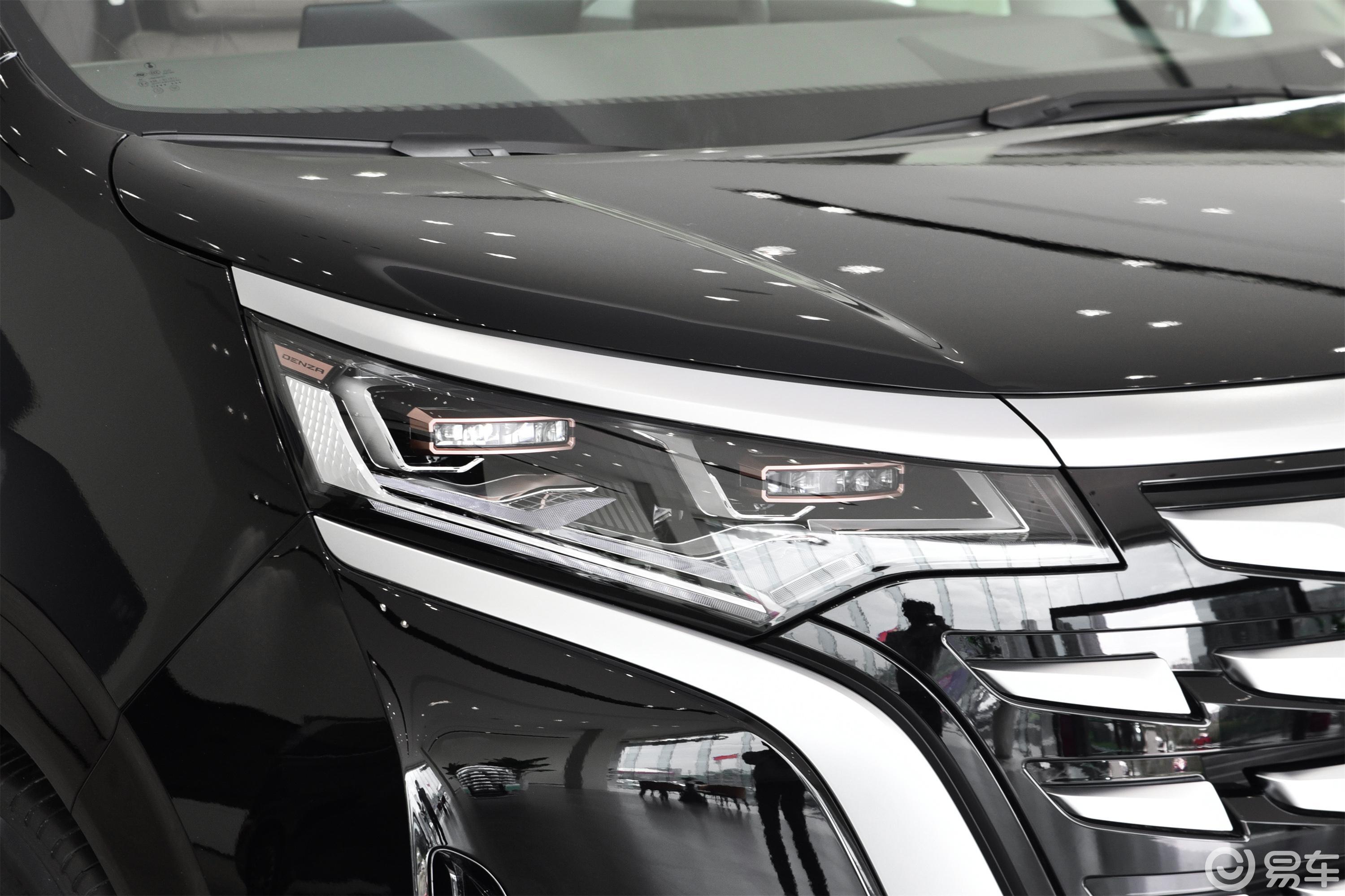 【腾势D9DM-i 1.5T 145km 四驱尊荣型大灯侧45度俯拍图片-汽车图片大全】-易车