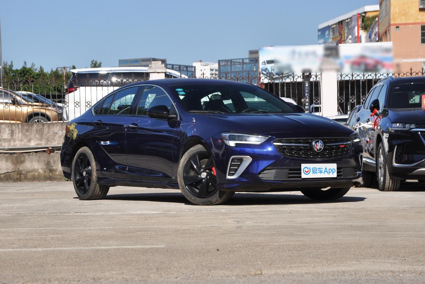 【君威GS 尊贵型侧前45度车头向右水平图片-汽车图片大全】-易车