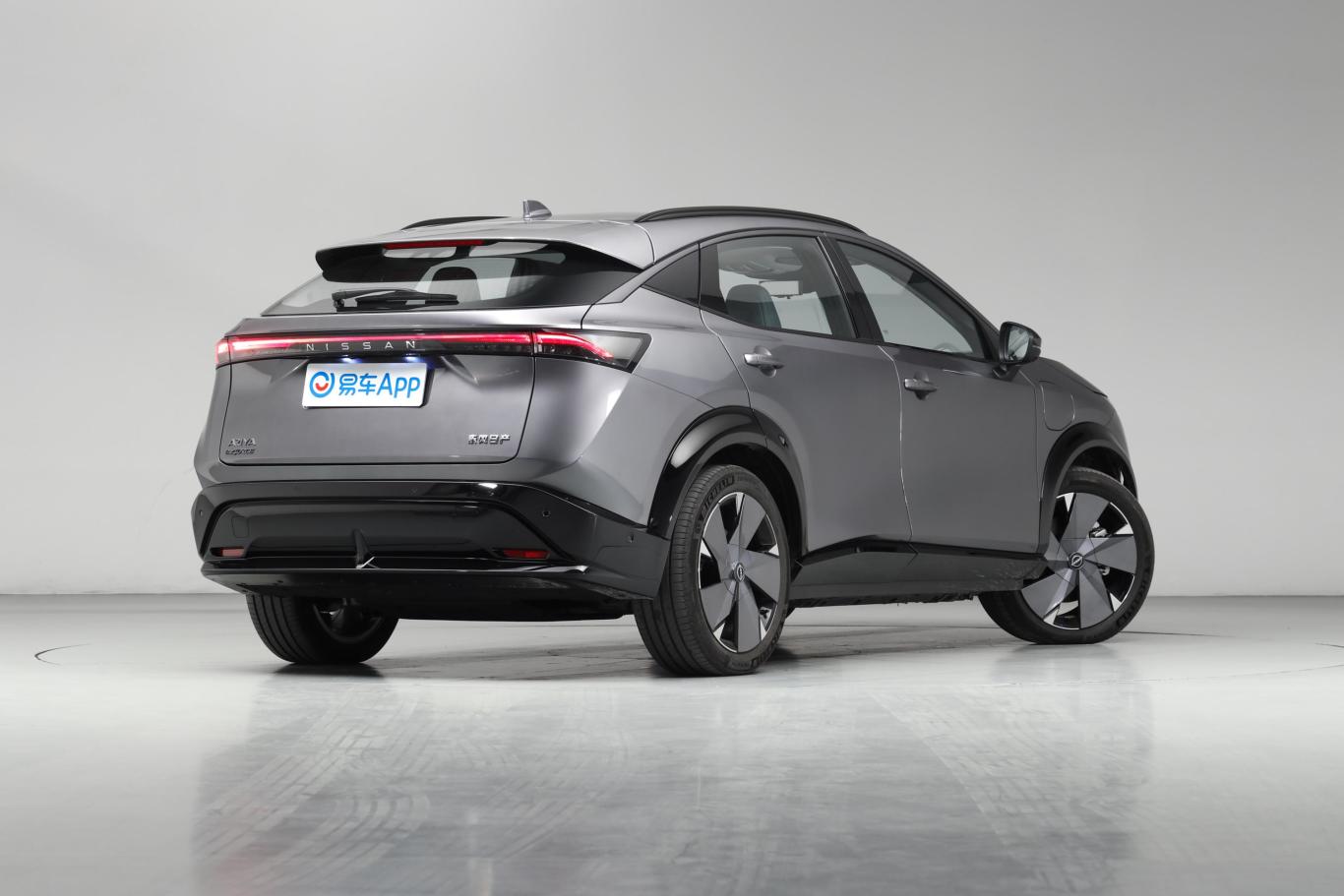 【ARIYA艾睿雅533km 四驱高性能顶配版侧后45度车头向右水平图片-汽车图片大全】-易车