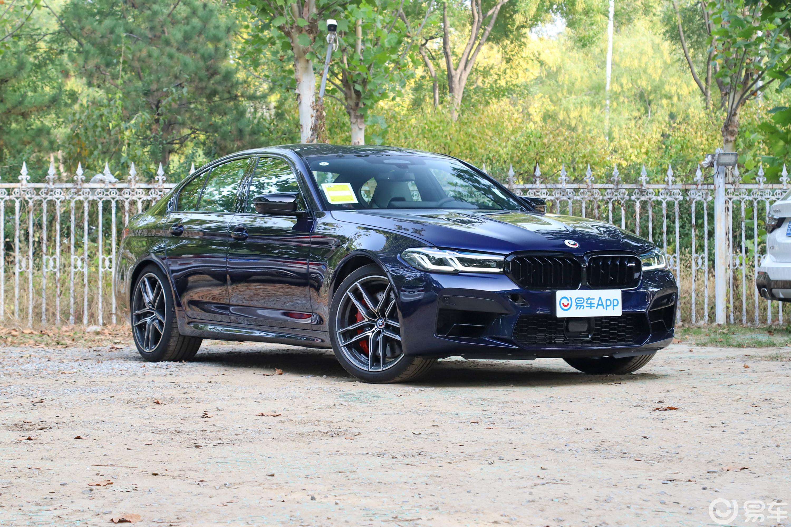 【宝马M550周年版 M5侧前45度车头向右水平图片-汽车图片大全】-易车