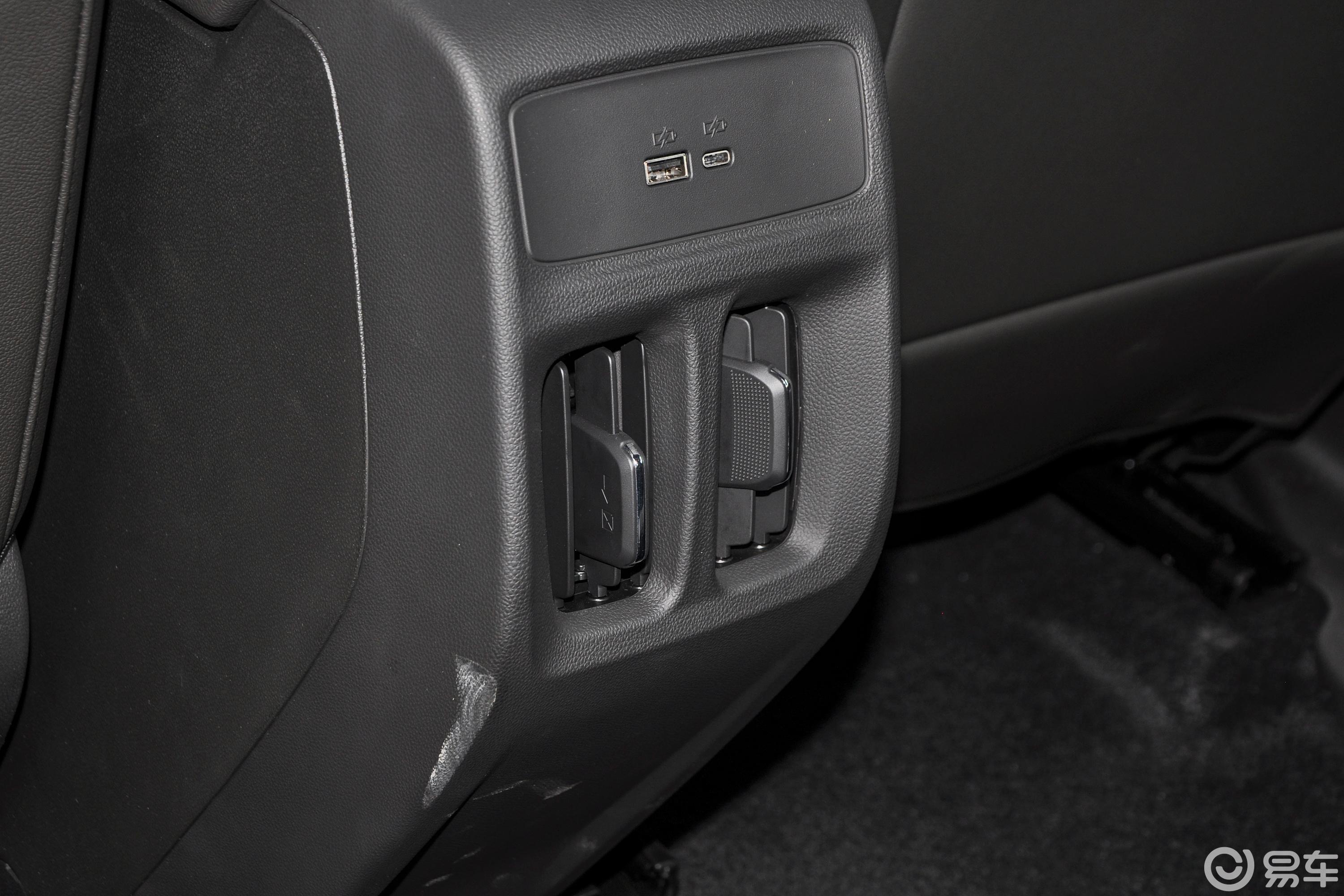 【昂扬GS 1.5T 潮燃版后排功能图片-汽车图片大全】-易车