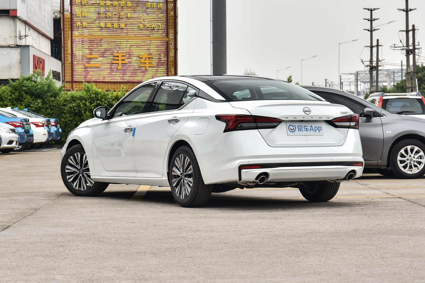 【天籁2.0L XL-TLS 悦享版侧后45度车头向左水平图片-汽车图片大全】-易车