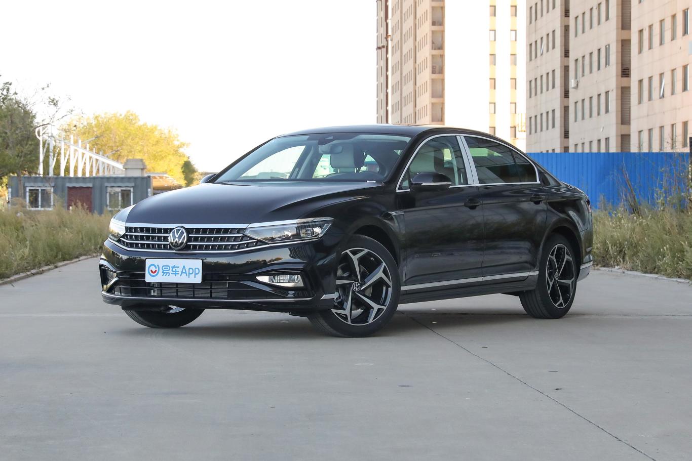 【迈腾200万辆纪念版 380TSI 旗舰型侧前45度车头向左水平图片-汽车图片大全】-易车