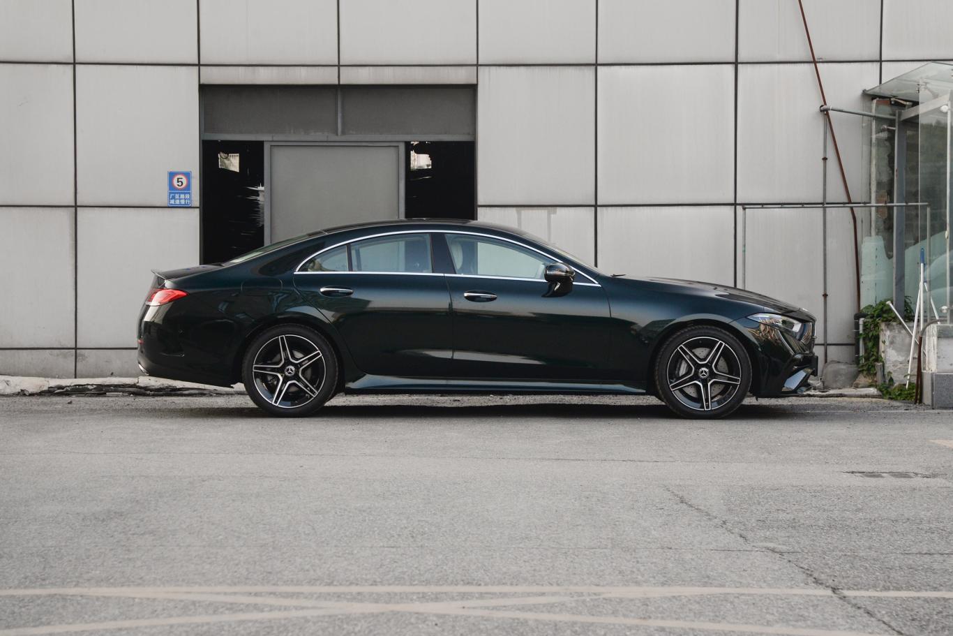 【奔驰CLSCLS 300 豪华型正侧车头向右水平图片-汽车图片大全】-易车