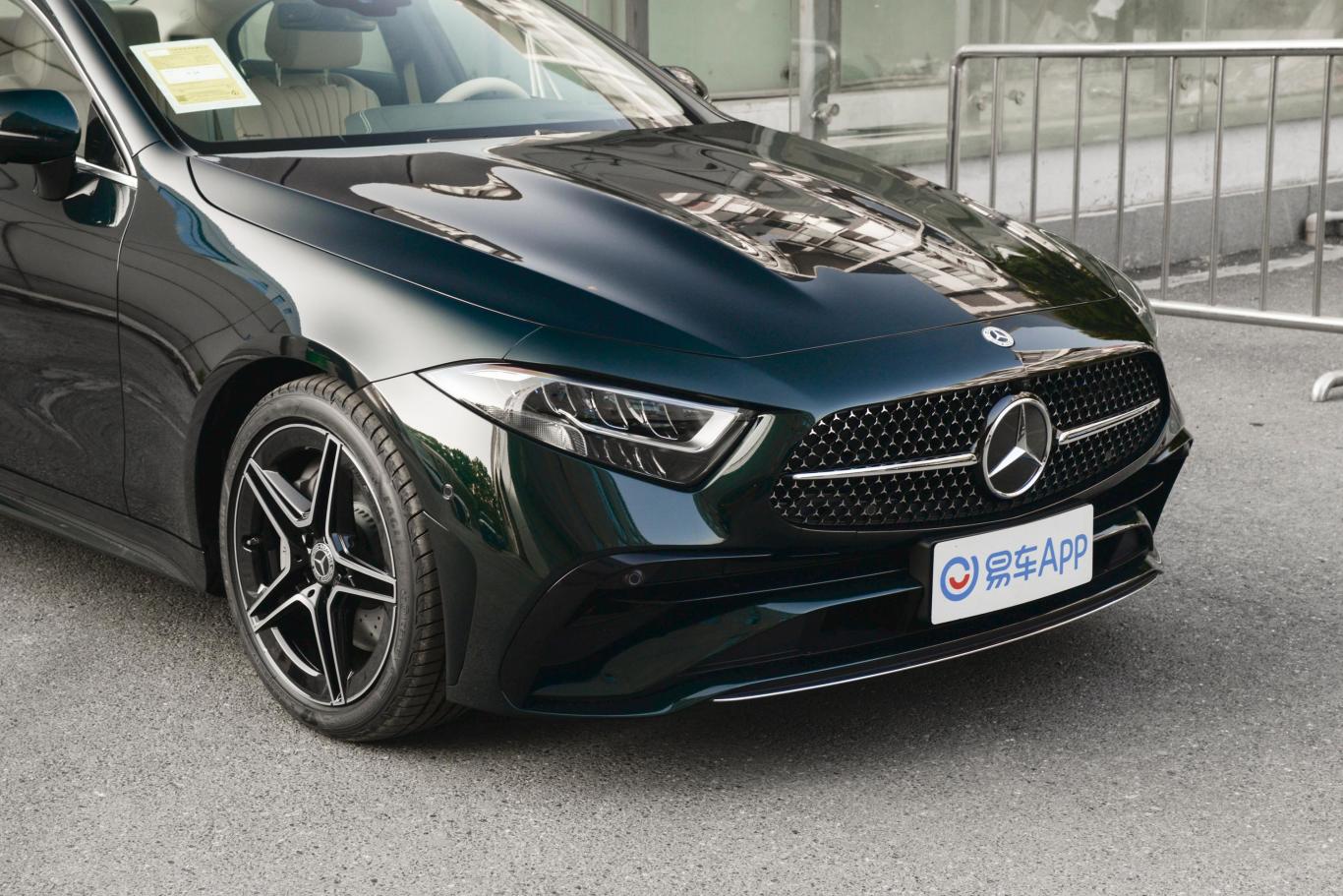 【奔驰CLSCLS 300 豪华型前格栅侧俯拍图片-汽车图片大全】-易车