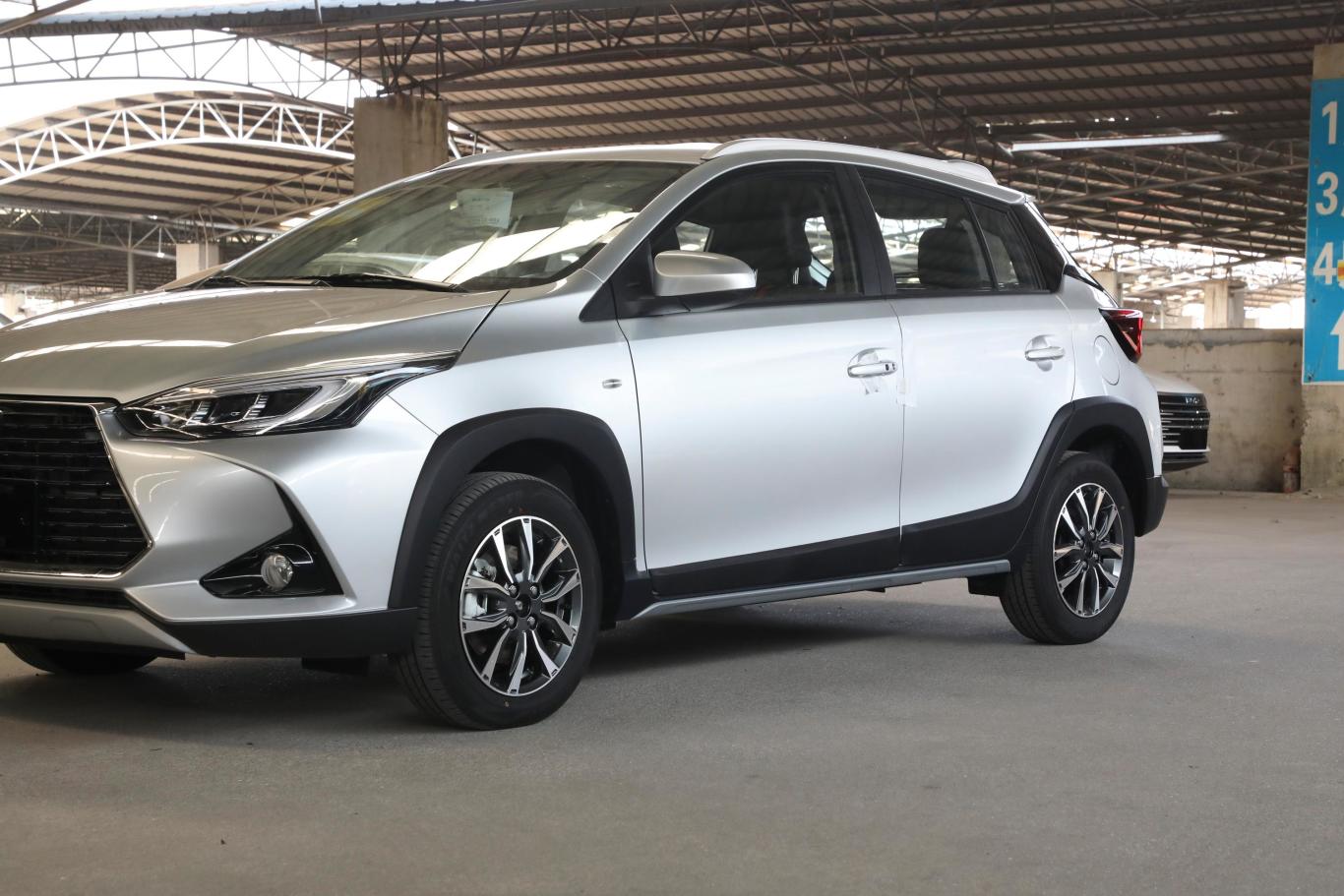 【YARiS L 致炫致炫X 1.5L CVT 豪华PLUS版外观细节图片-汽车图片大全】-易车