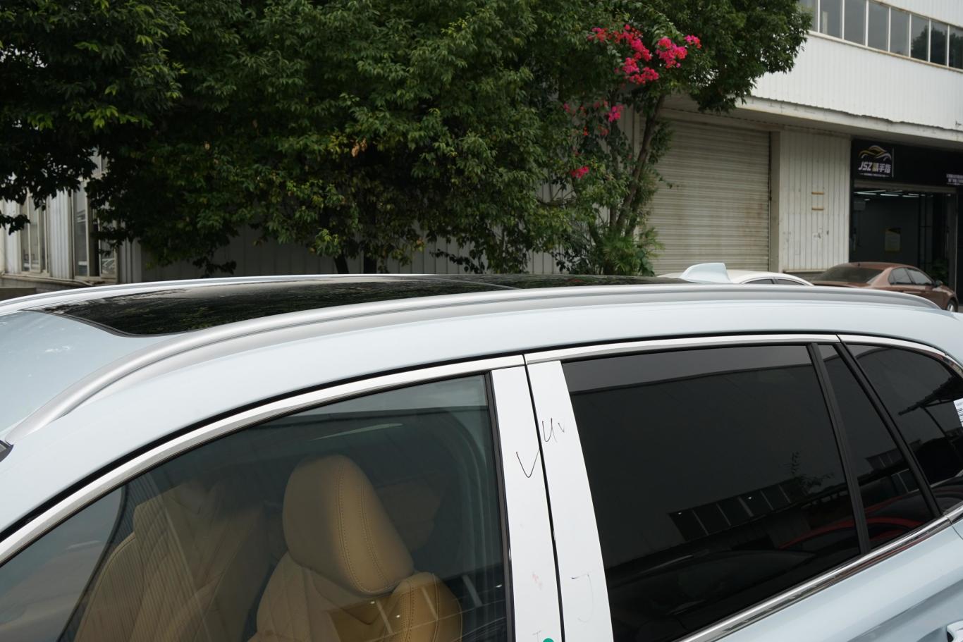 【星越L 增程电动版Hi·P 1.5T 245km 旗舰型车顶行李架图片-汽车图片大全】-易车