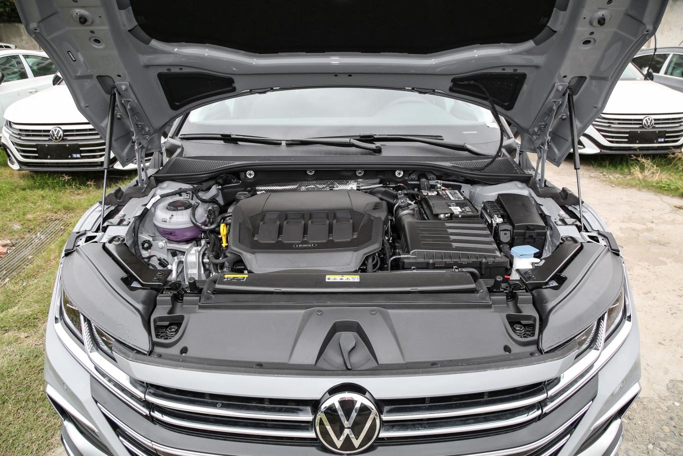 【一汽-大众CC猎装车 330TSI 猎目版前舱整体图片-汽车图片大全】-易车