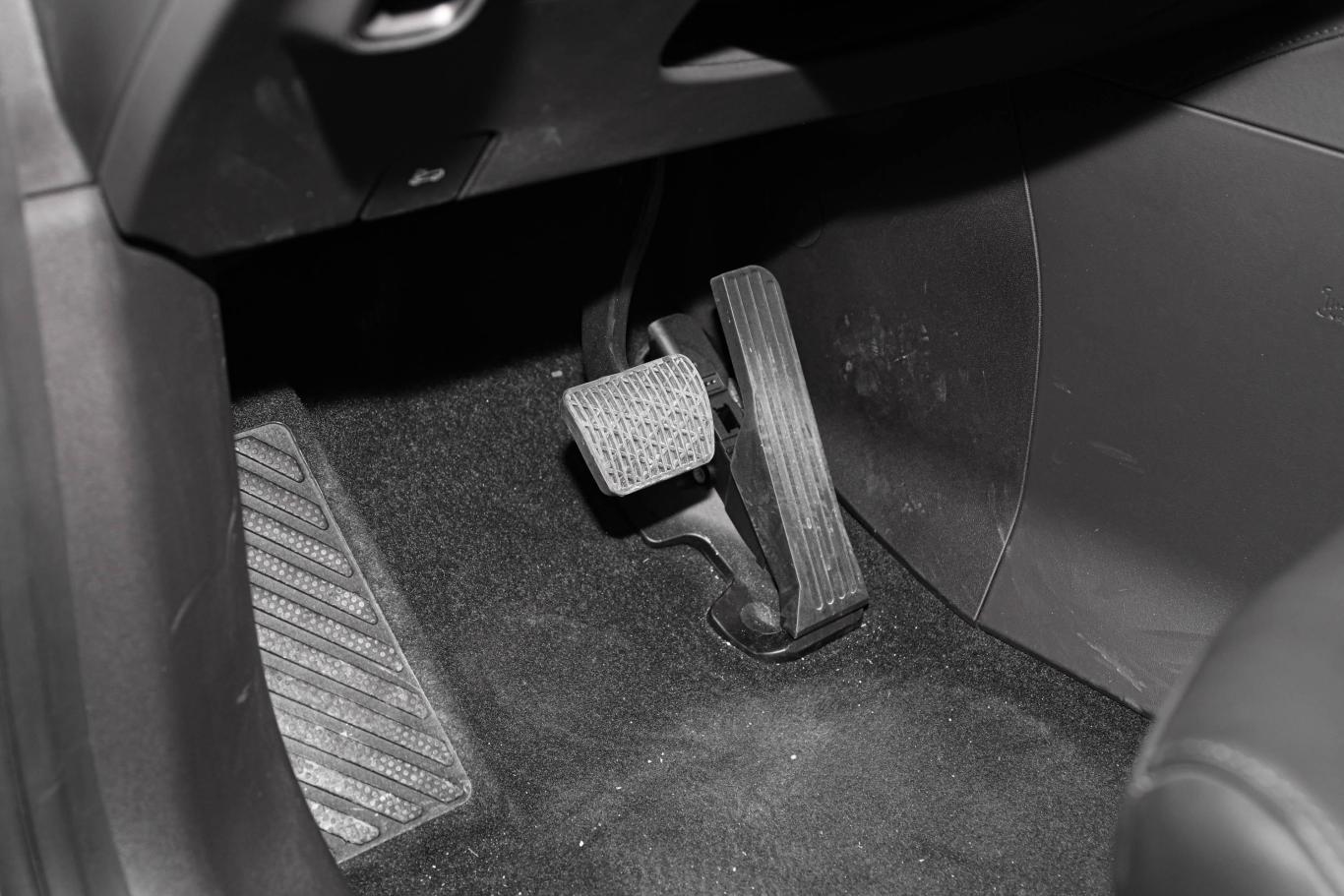 【飞凡R7606km 四驱性能屏霸Pro版脚踏板图片-汽车图片大全】-易车