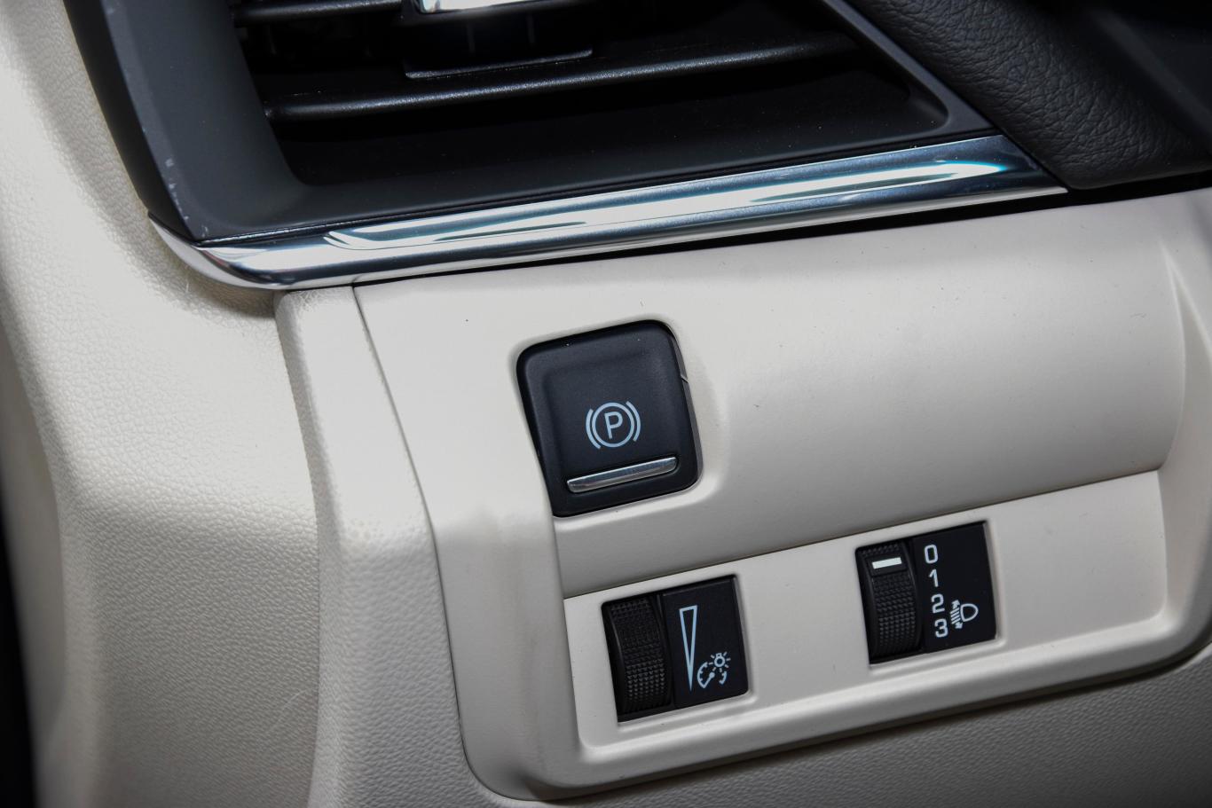 【凯迪拉克CT425T 风尚版驻车制动图片-汽车图片大全】-易车