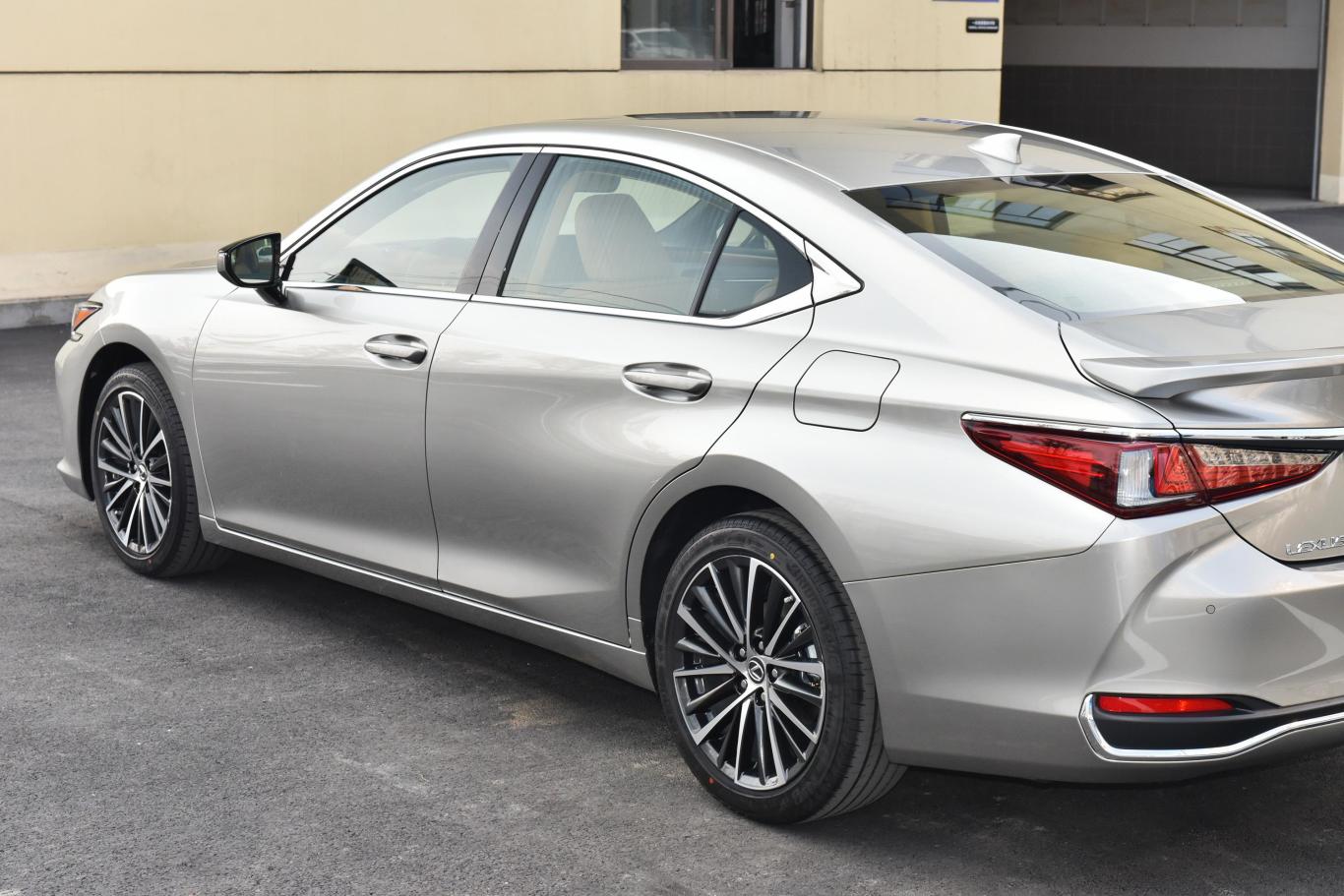 【雷克萨斯ES300h 尊享版外观细节图片-汽车图片大全】-易车