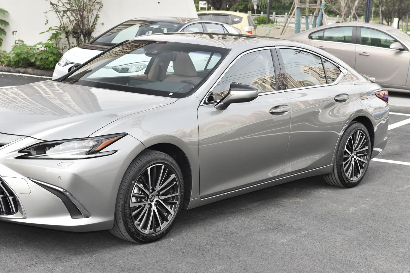 【雷克萨斯ES300h 尊享版外观细节图片-汽车图片大全】-易车