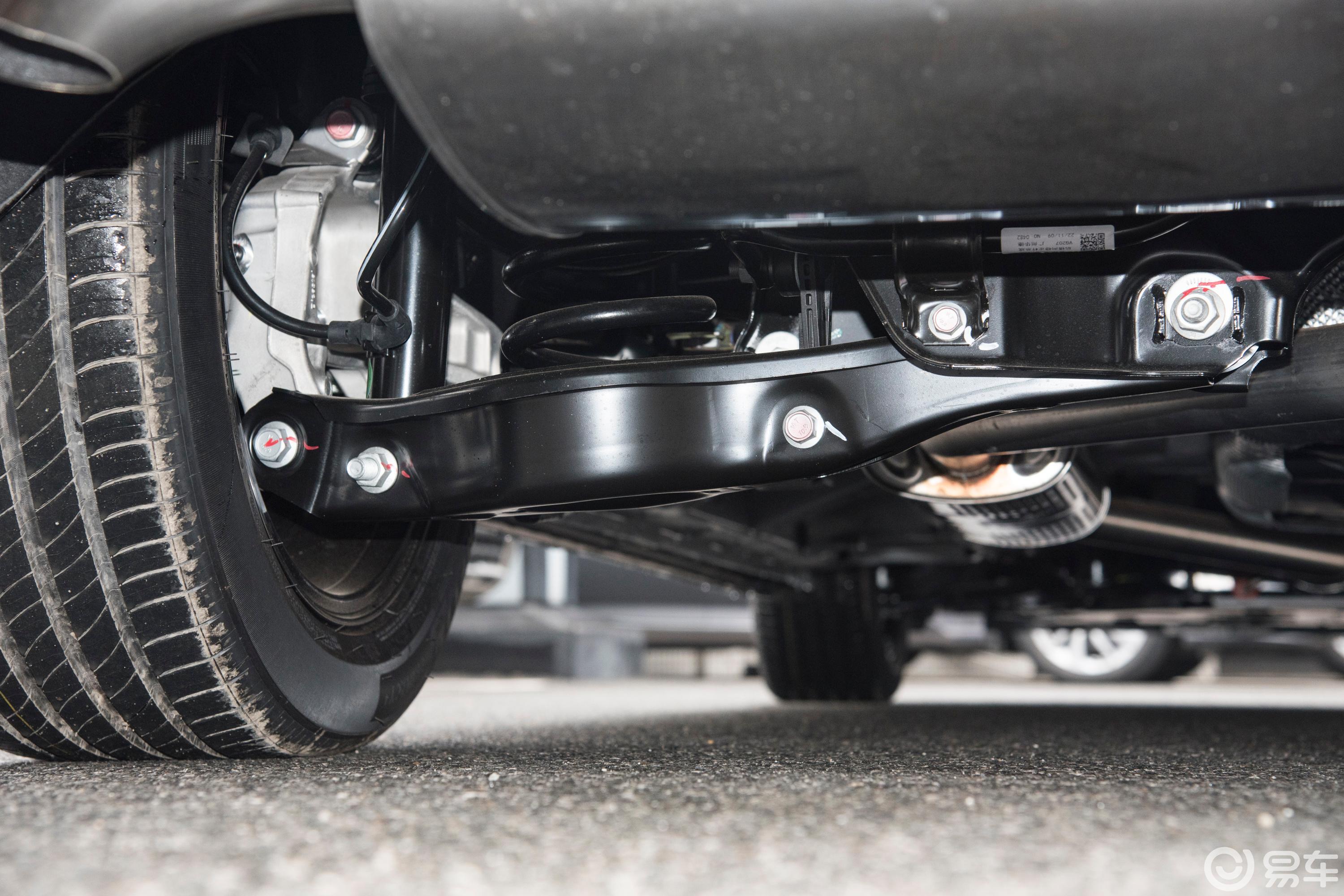 【传祺M8宗师系列 400T 至尊版 7座动力底盘图片-汽车图片大全】-易车