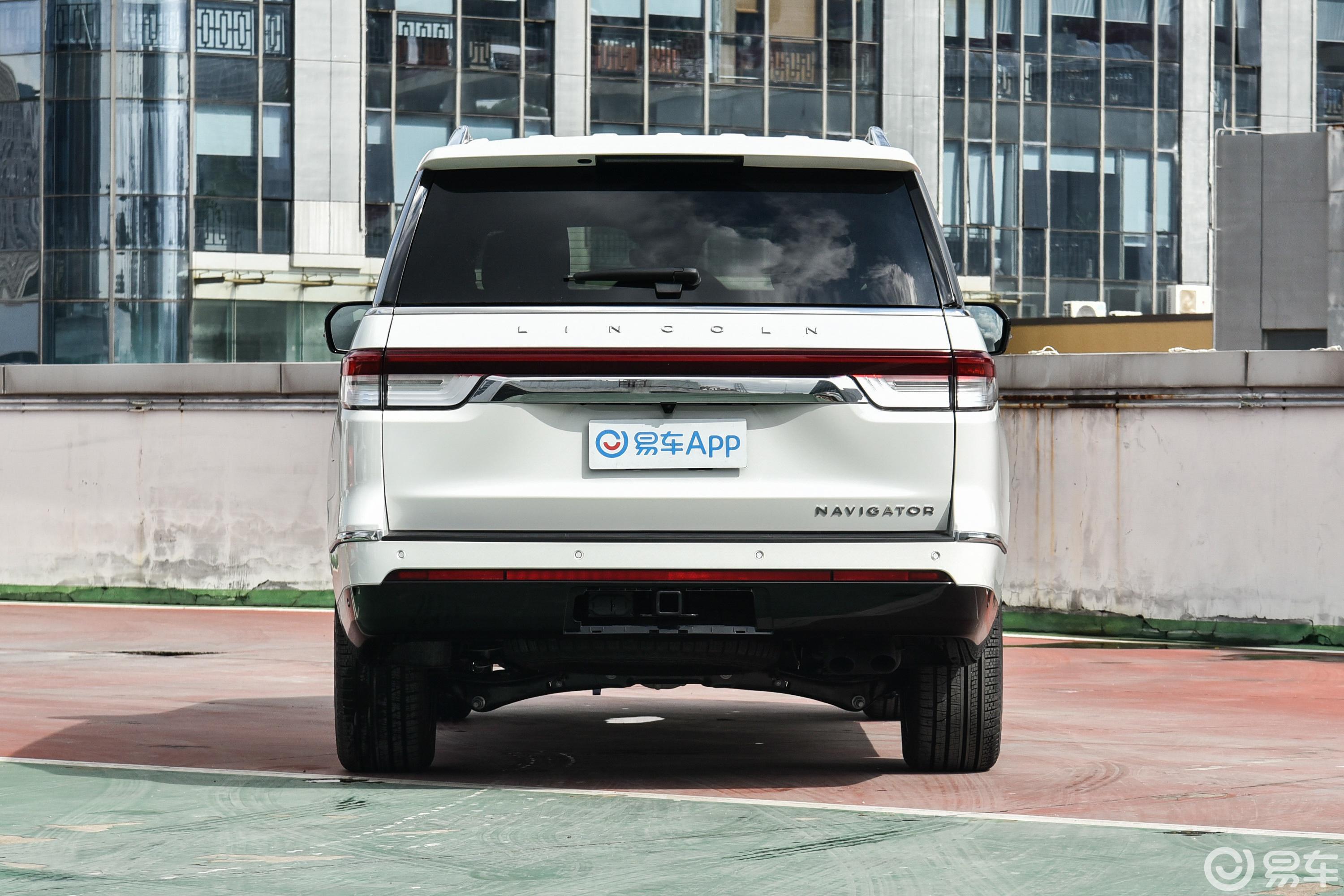 【领航员3.5T 尊耀版正后水平图片-汽车图片大全】-易车