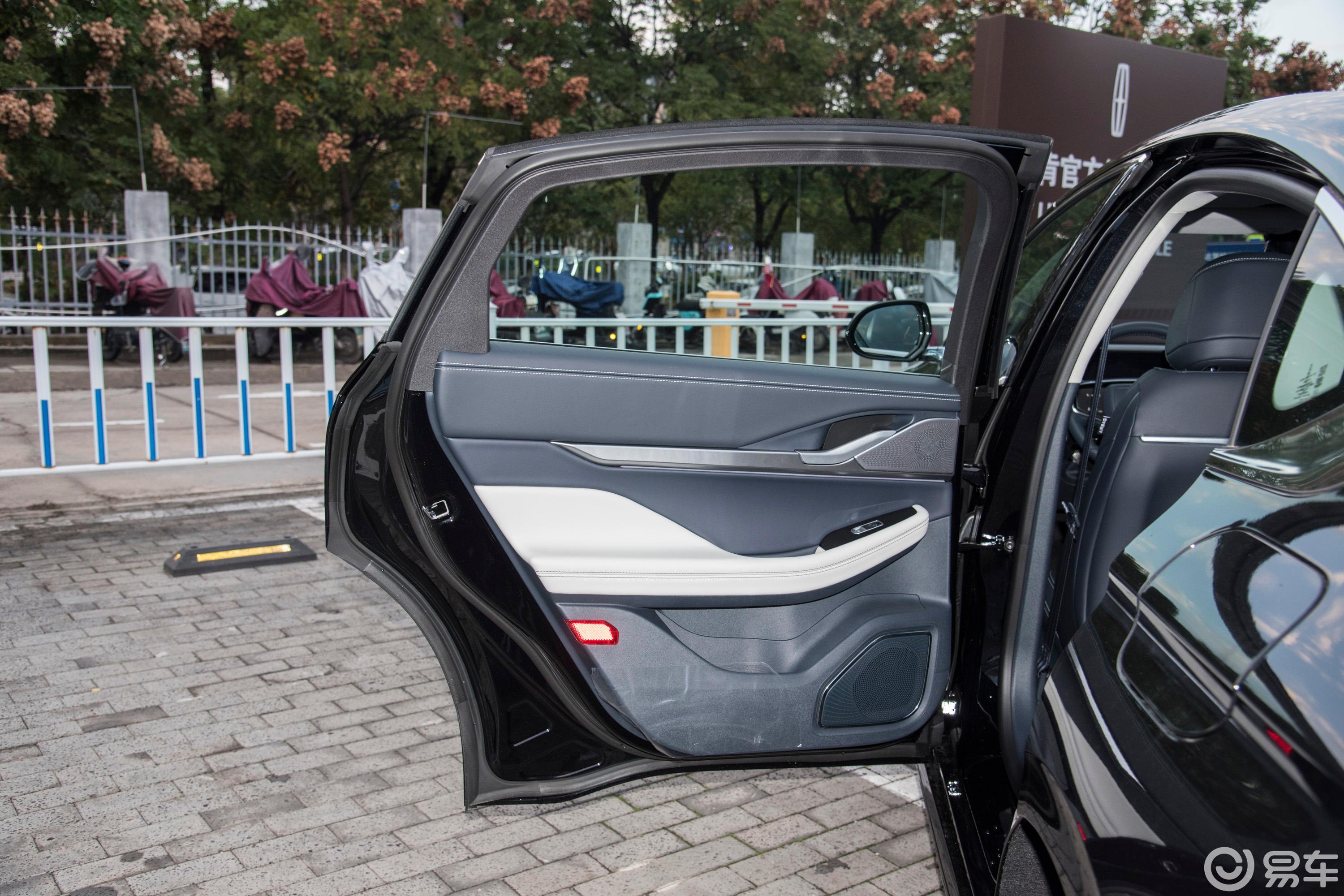 【林肯Zi酷 2.0T 尊尚版驾驶员侧后车门图片-汽车图片大全】-易车