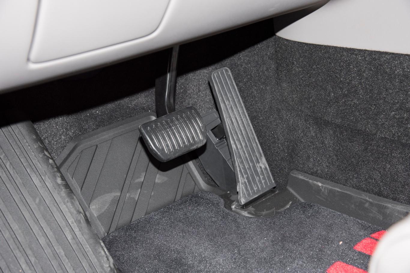 【领克09 EM-PEM-P 2.0T 190km 远航版PM 7座脚踏板图片-汽车图片大全】-易车