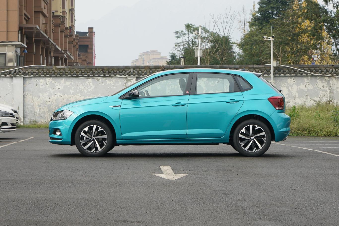 【PoloPlus 1.5L 自动潮酷智尊版正侧车头向左水平图片-汽车图片大全】-易车