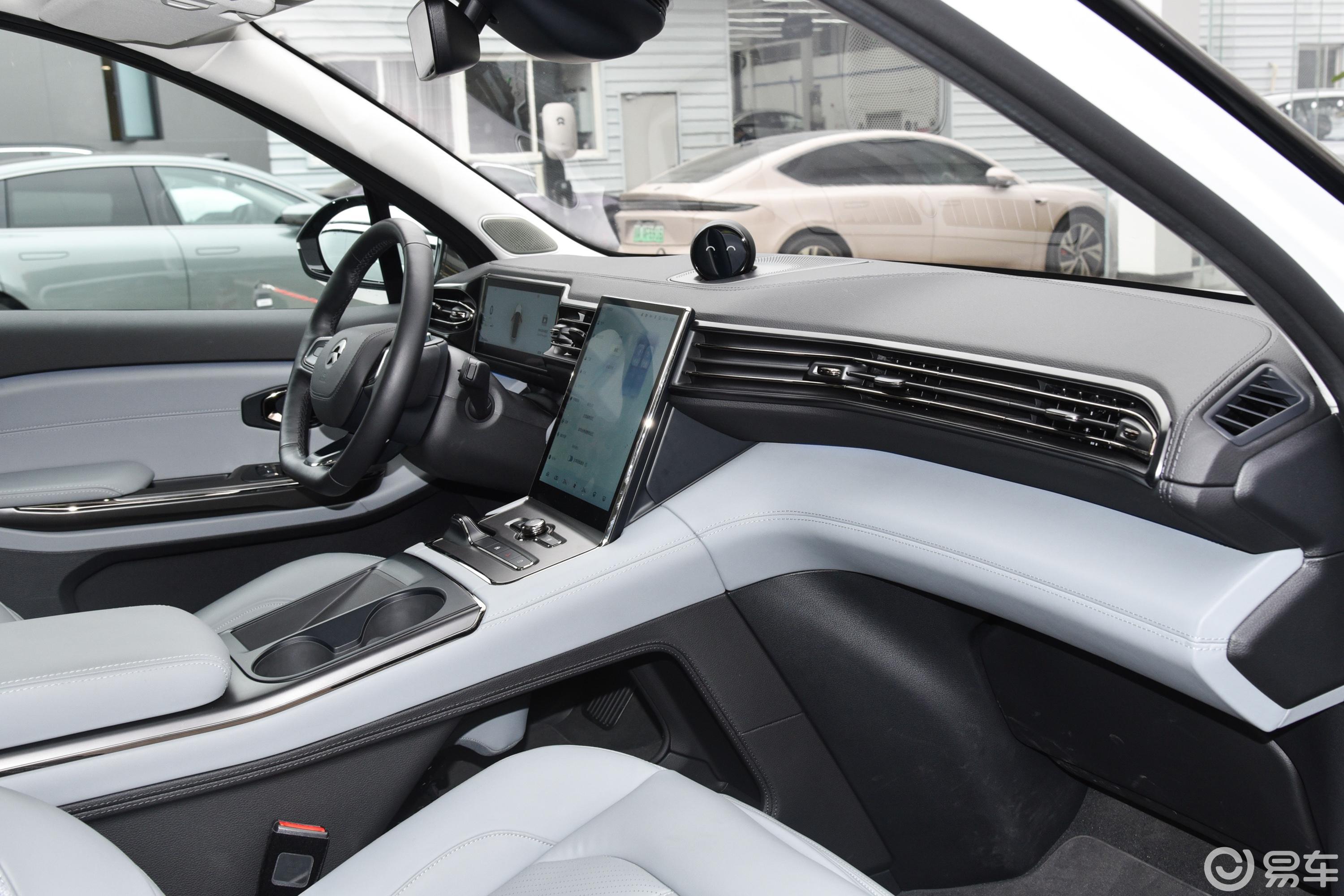 【蔚来ES6455km 运动版 75kWh内饰全景副驾驶员方向图片-汽车图片大全】-易车