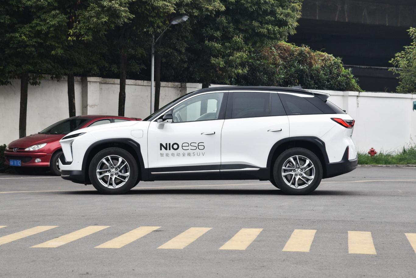 【蔚来ES6455km 运动版 75kWh正侧车头向左水平图片-汽车图片大全】-易车