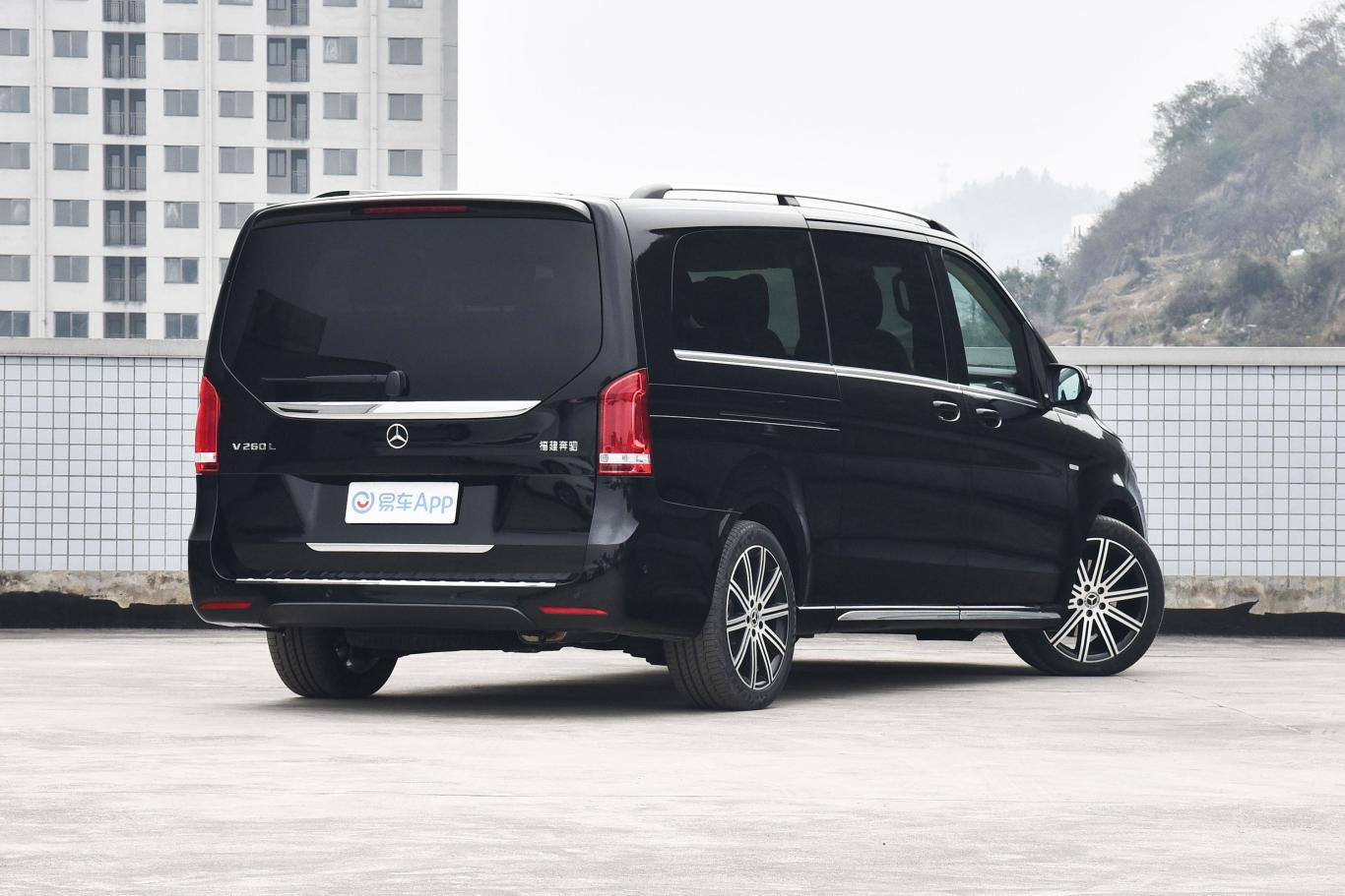 【奔驰V级V 260 L 豪华版侧后45度车头向右水平图片-汽车图片大全】-易车