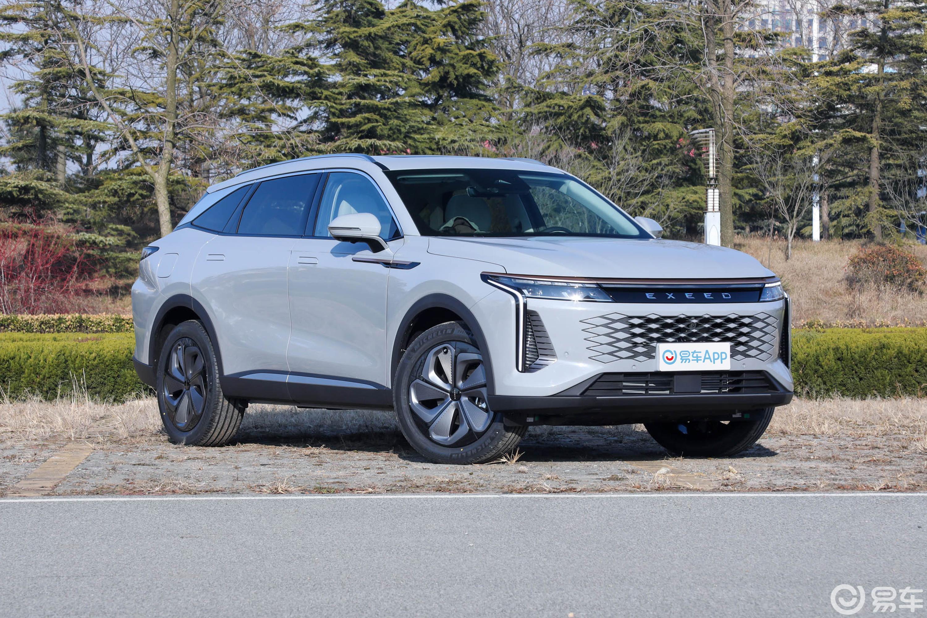 【星途瑶光400T 双离合四驱奢享版侧前45度车头向右水平图片-汽车图片大全】-易车