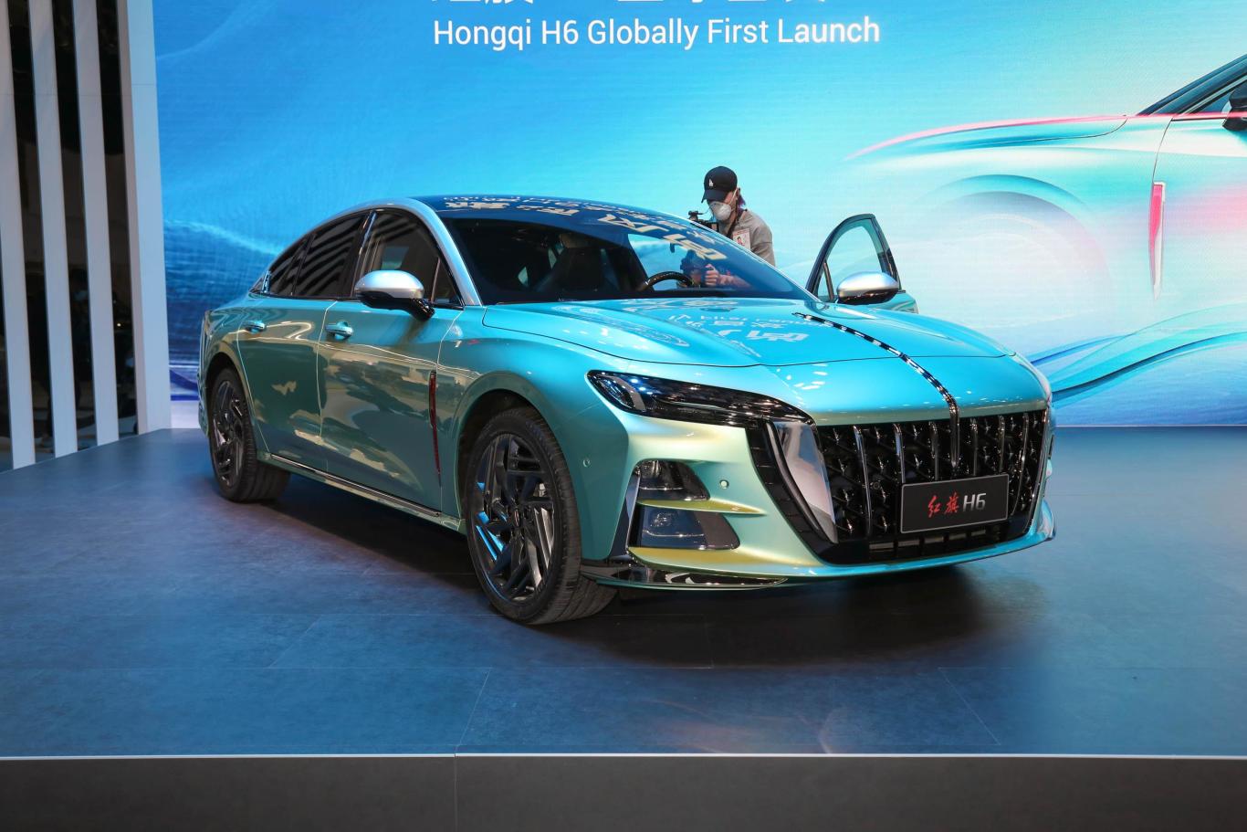 【红旗H62.0T 致臻版侧前45度车头向右水平图片-汽车图片大全】-易车