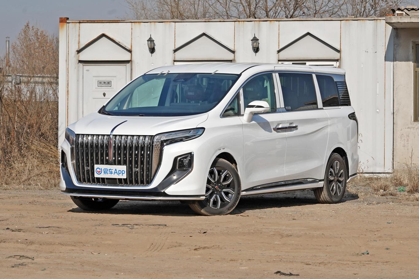 【红旗HQ92.0T 智联旗享版侧前45度车头向左水平图片-汽车图片大全】-易车