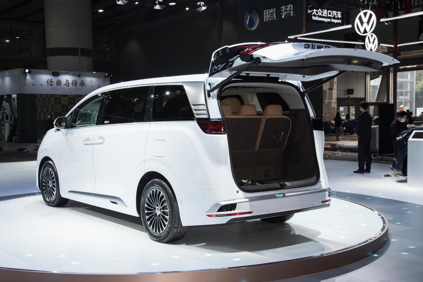 【腾势D9EV 600km 四驱旗舰版 7座图片-汽车图片大全】-易车