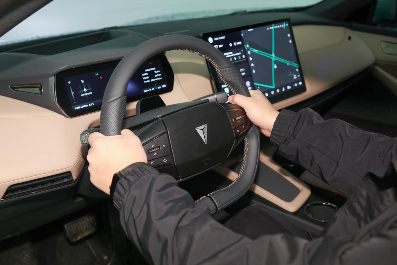 【深蓝SL03515km 纯电版主驾驶位图片-汽车图片大全】-易车