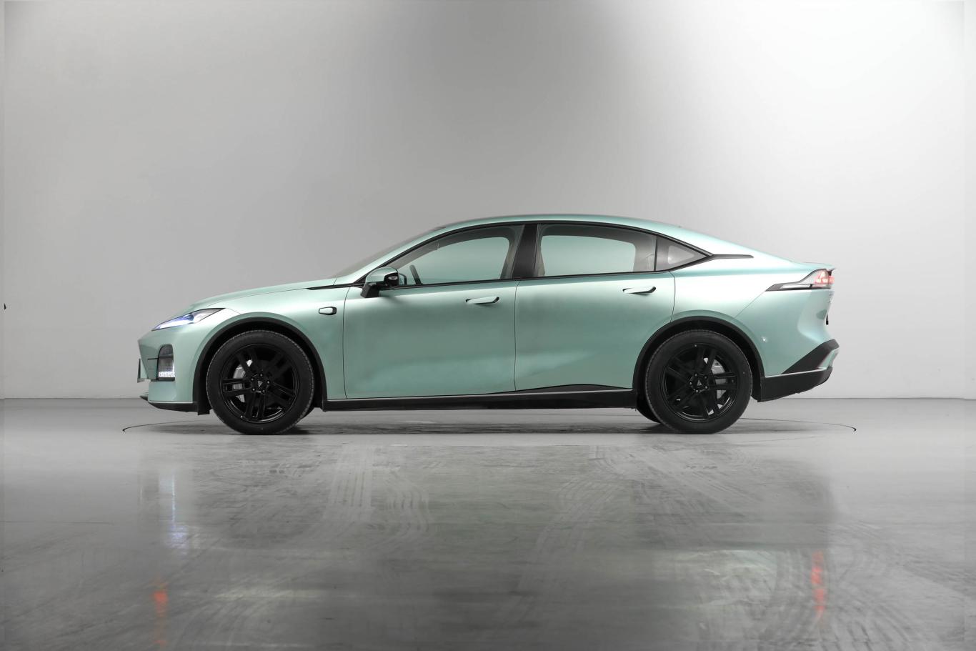 【深蓝SL03515km 纯电版正侧车头向左水平图片-汽车图片大全】-易车