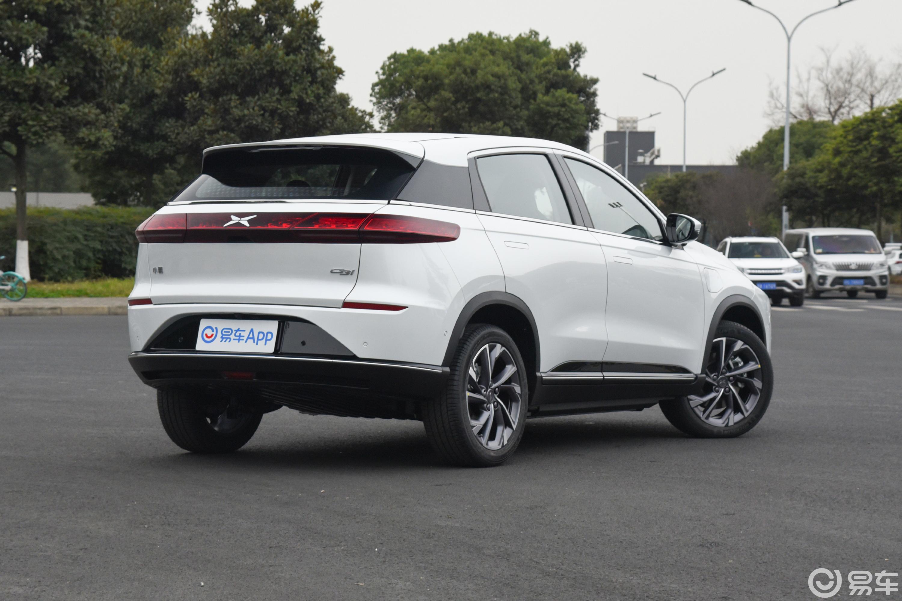 【小鹏G3G3i 460N+侧后45度车头向右水平图片-汽车图片大全】-易车