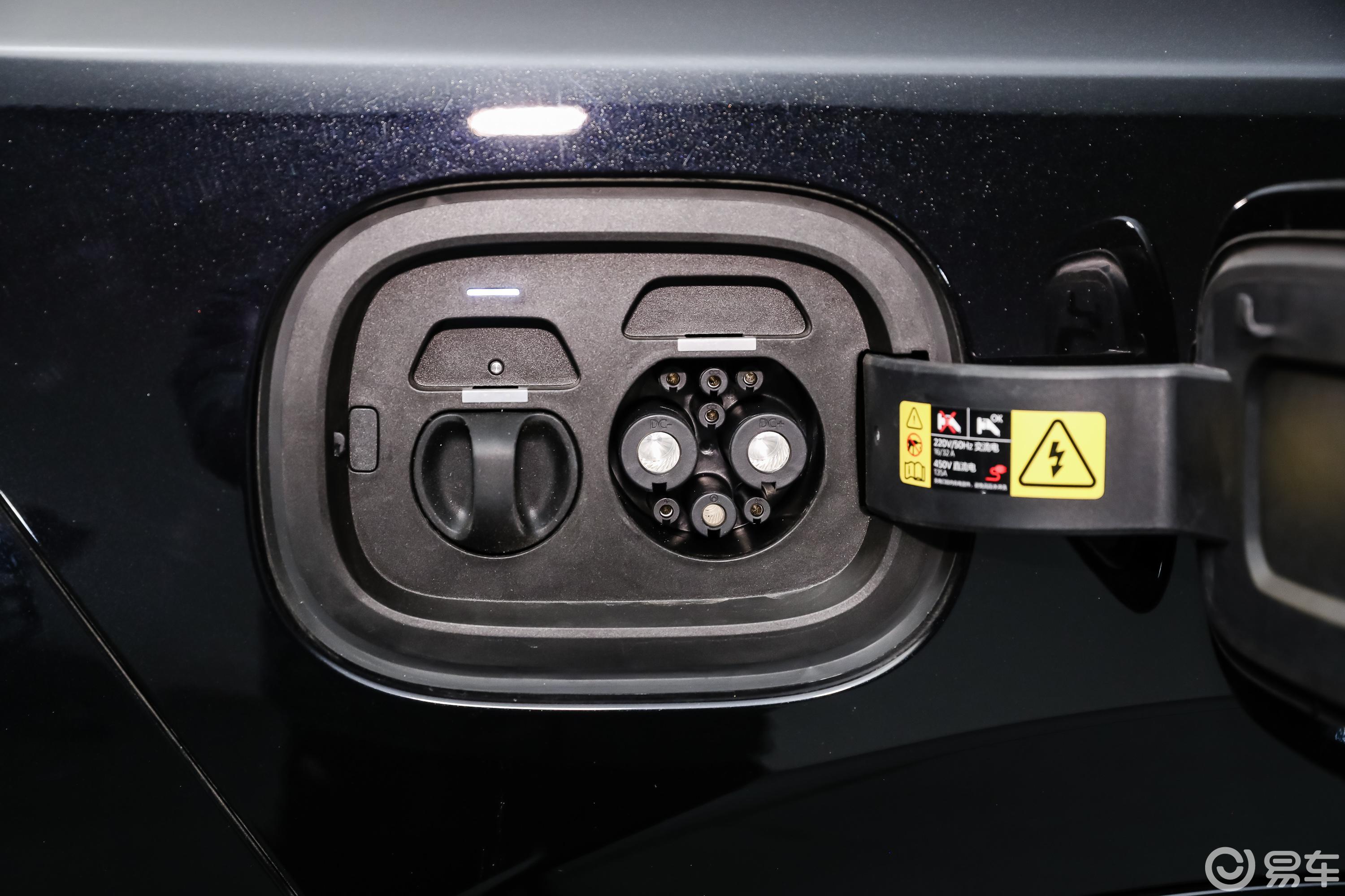 【理想L7L7 Max版快充充电口图片-汽车图片大全】-易车