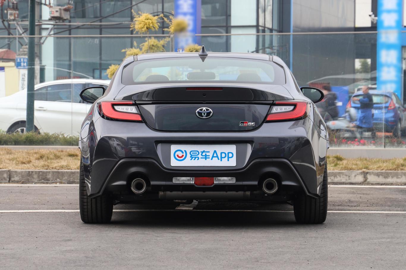 【丰田86GR 86 2.4L 手动版正后水平图片-汽车图片大全】-易车