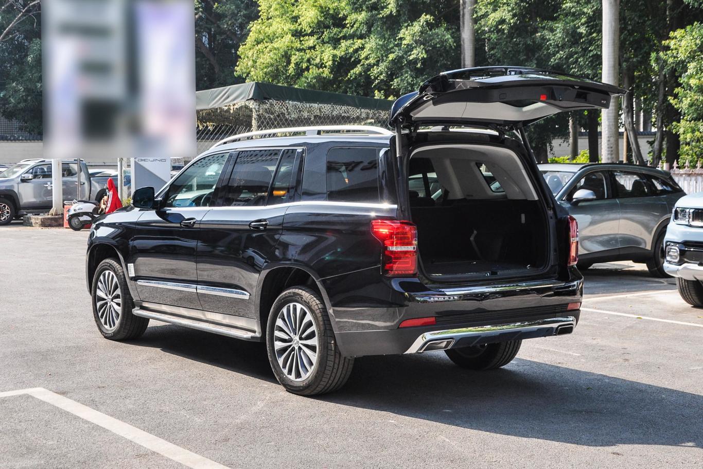 【北京BJ90山河经典版 3.0T 至尊版后备厢开启45度侧拍图片-汽车图片大全】-易车