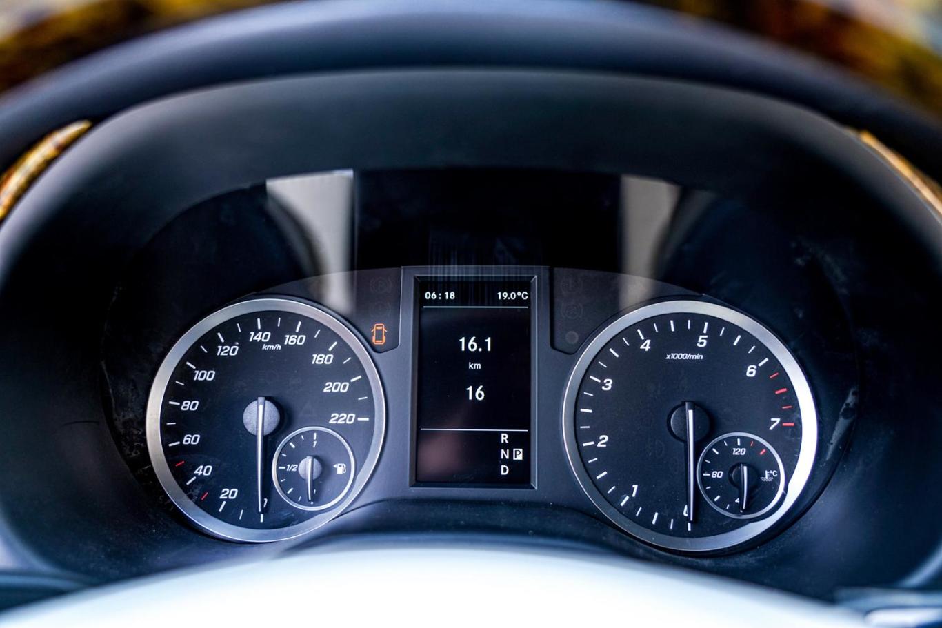 【克蒂圣姆峰系列2.0T M3 7座主驾驶位图片-汽车图片大全】-易车