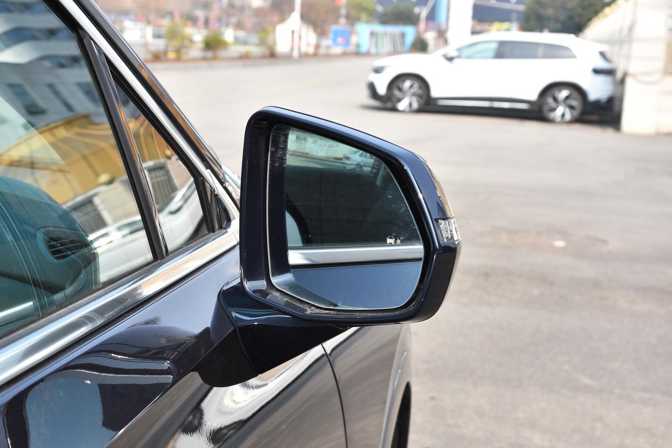 【昂科旗652T 两驱尊贵型 7座外观细节图片-汽车图片大全】-易车