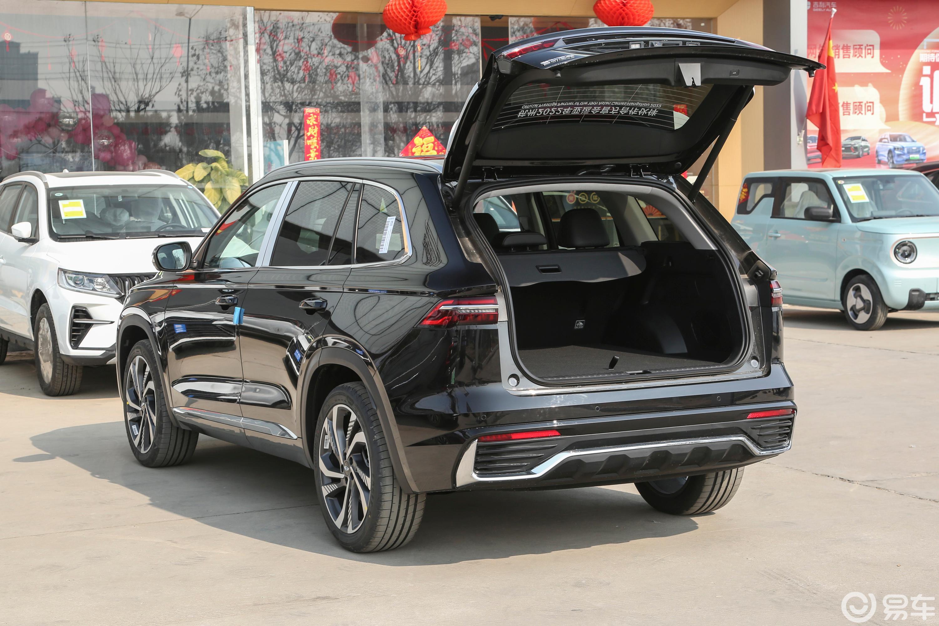 【星越L2.0T 自动两驱旗舰型后备厢开启45度侧拍图片-汽车图片大全】-易车