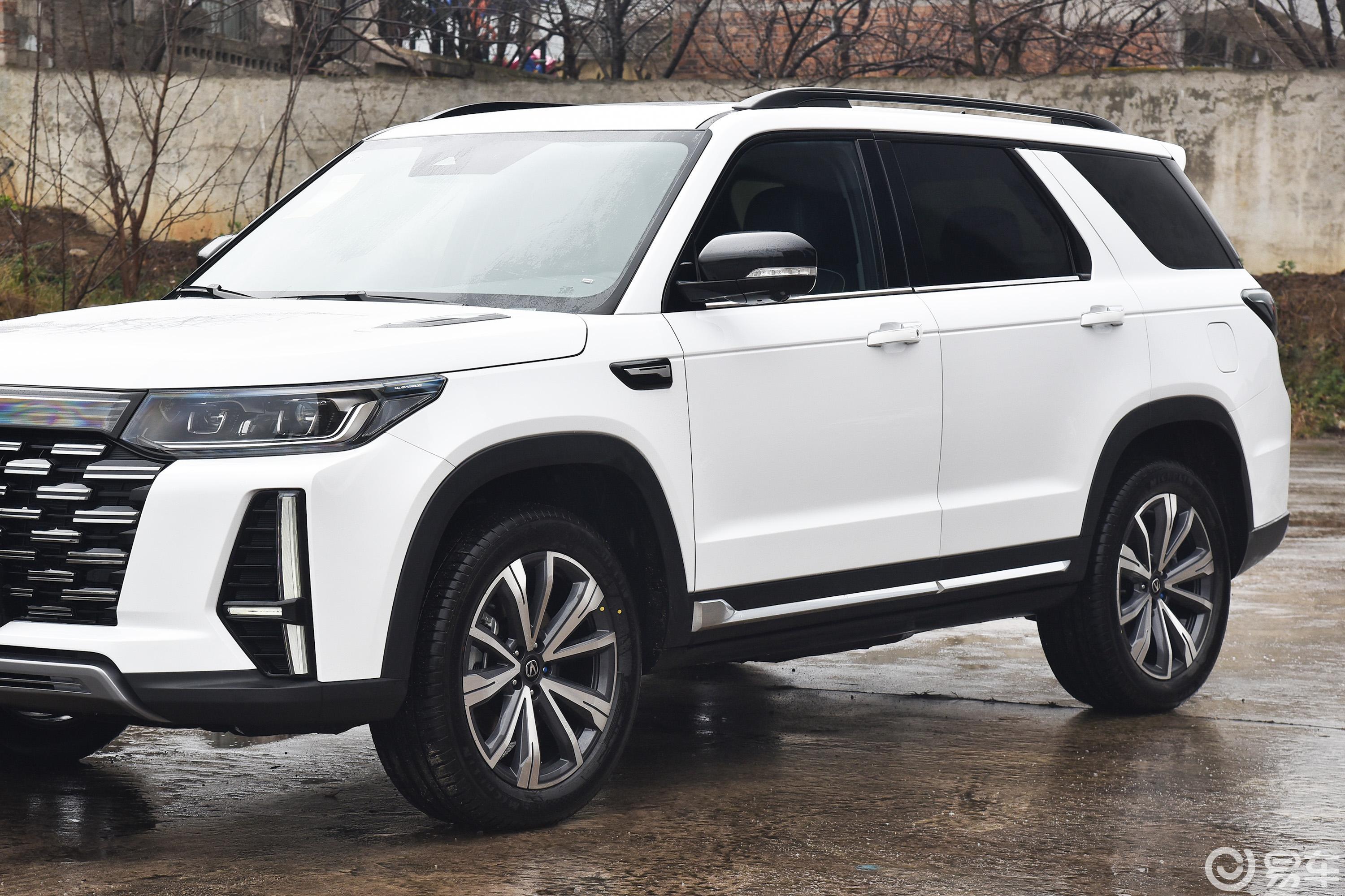 【长安CS95PLUS 2.0T 四驱尊贵型外观细节图片-汽车图片大全】-易车