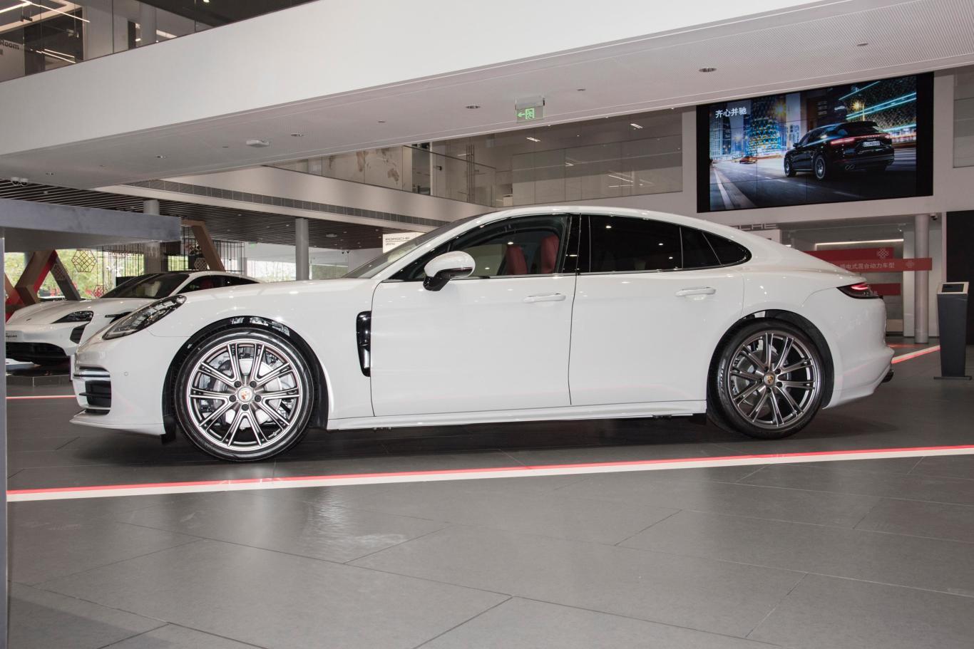 【Panamera改款 Panamera 铂金版 2.9T正侧车头向左水平图片-汽车图片大全】-易车