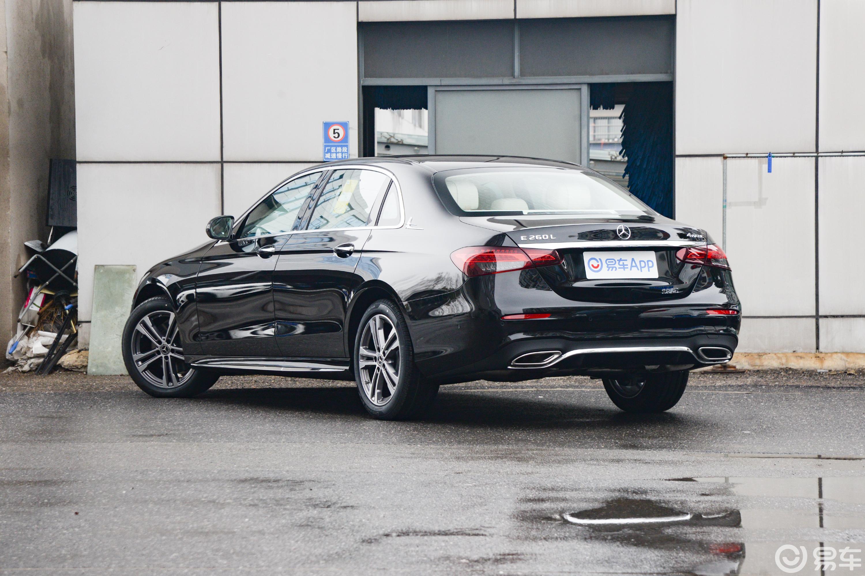 【奔驰E级E 260 L 运动型 4MATIC侧后45度车头向左水平图片-汽车图片大全】-易车