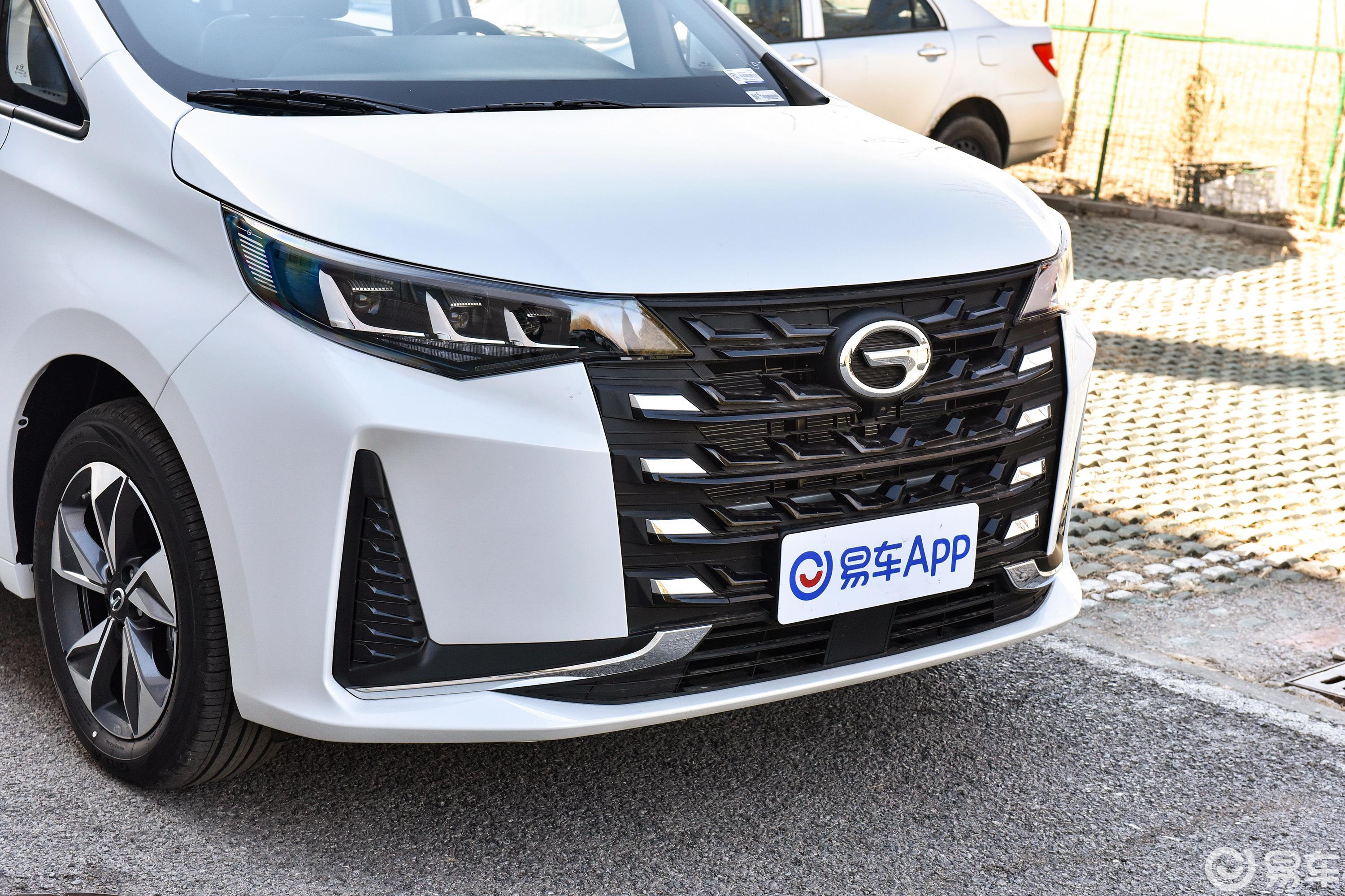 【传祺M6Pro 270T 尊享版前格栅侧俯拍图片-汽车图片大全】-易车