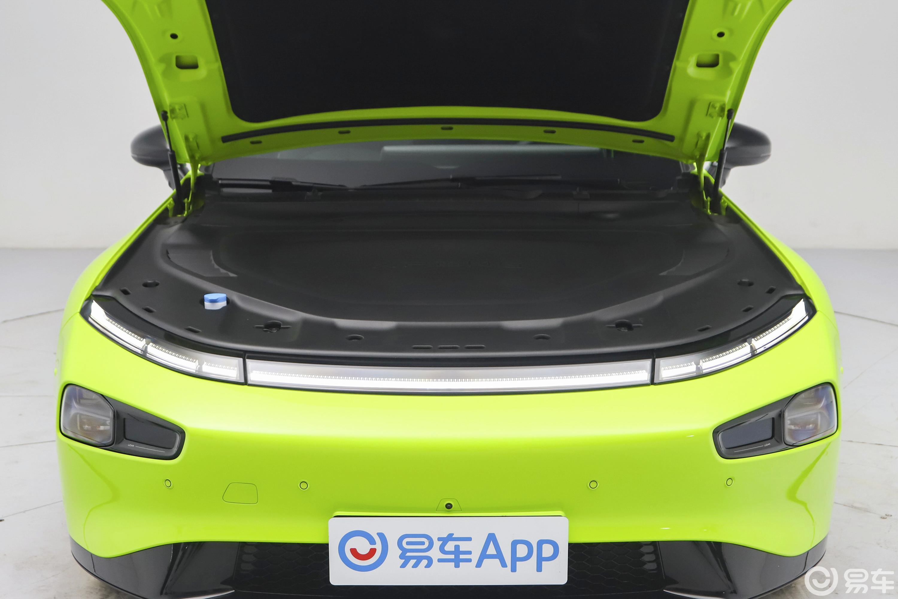 【小鹏P7P7i 610 四驱鹏翼性能版发动机舱整体图片-汽车图片大全】-易车