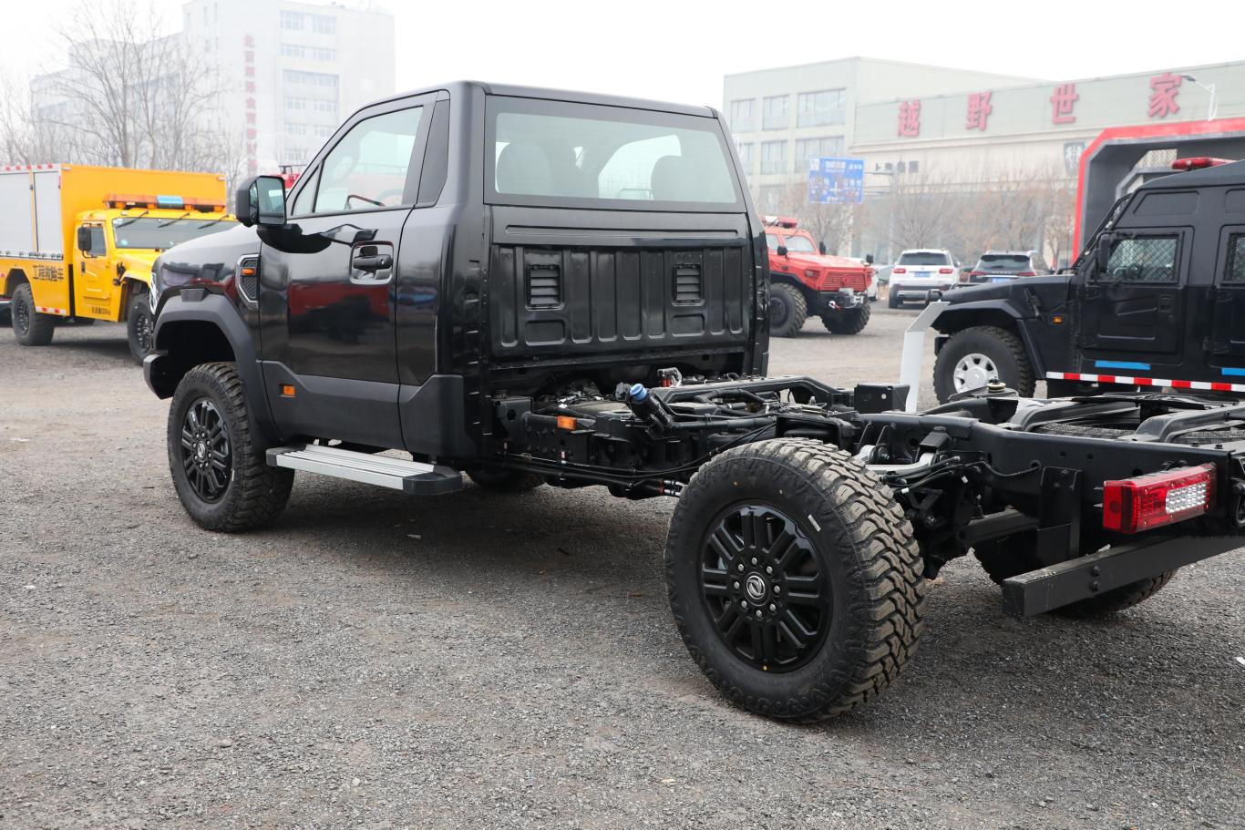 【猛士MS6006.7T 单排底盘旗舰版 3座外观细节图片-汽车图片大全】-易车